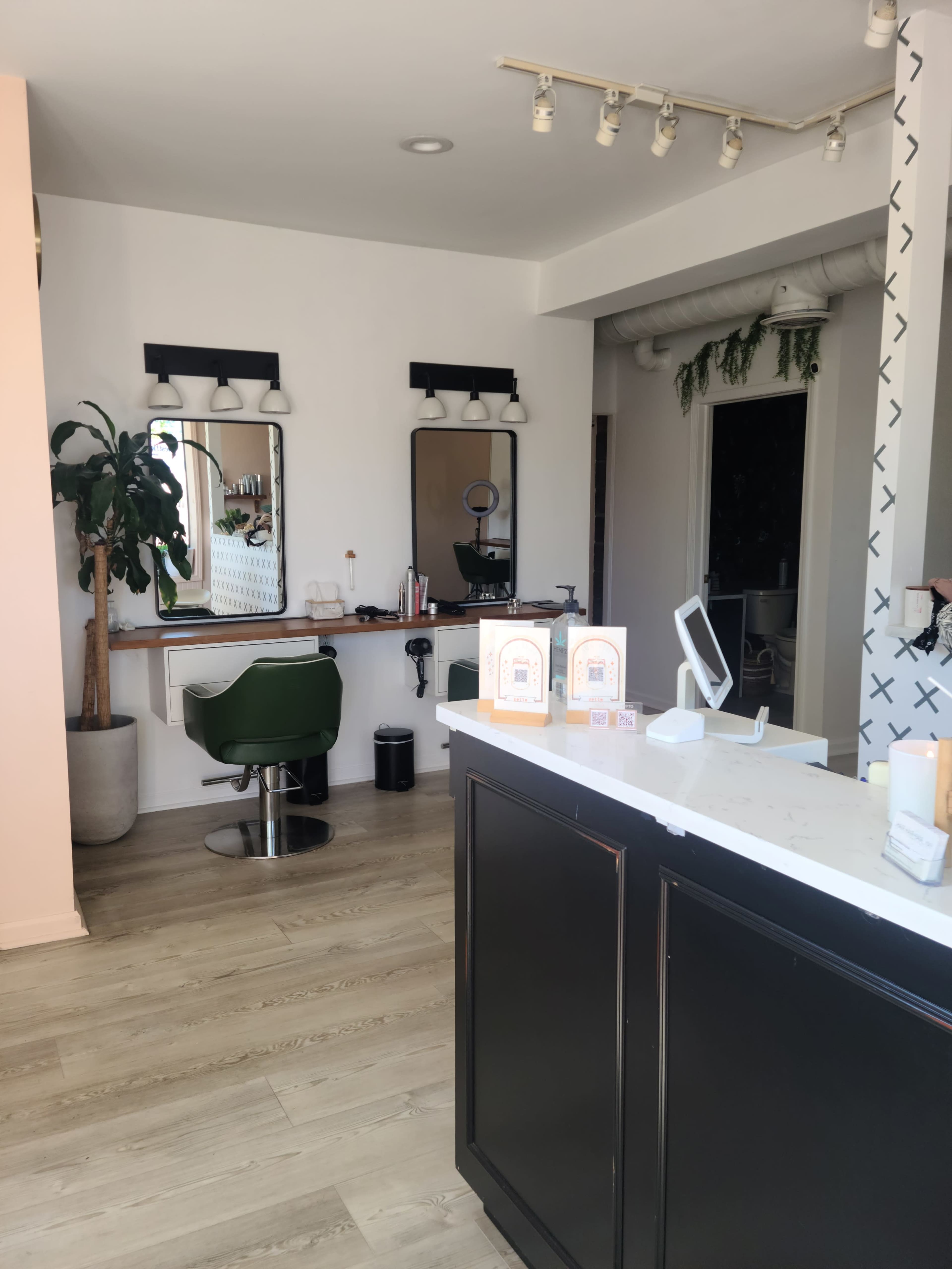 Airy artist’s studio in the heart of downtown, featuring boho charm and ...