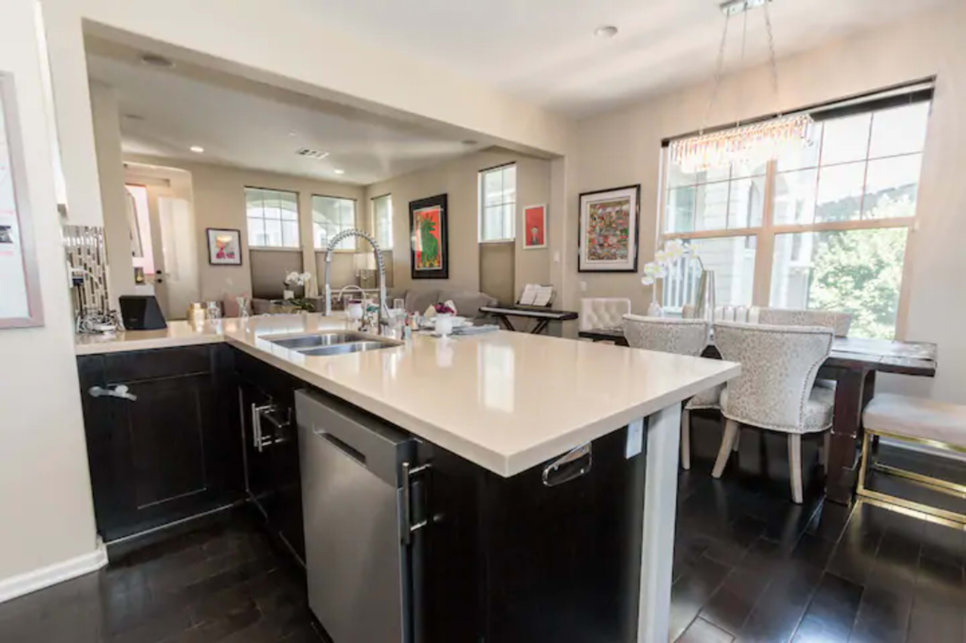 Modern Tri level Hollywood House with Rooftop Views, Los Angeles, CA ...