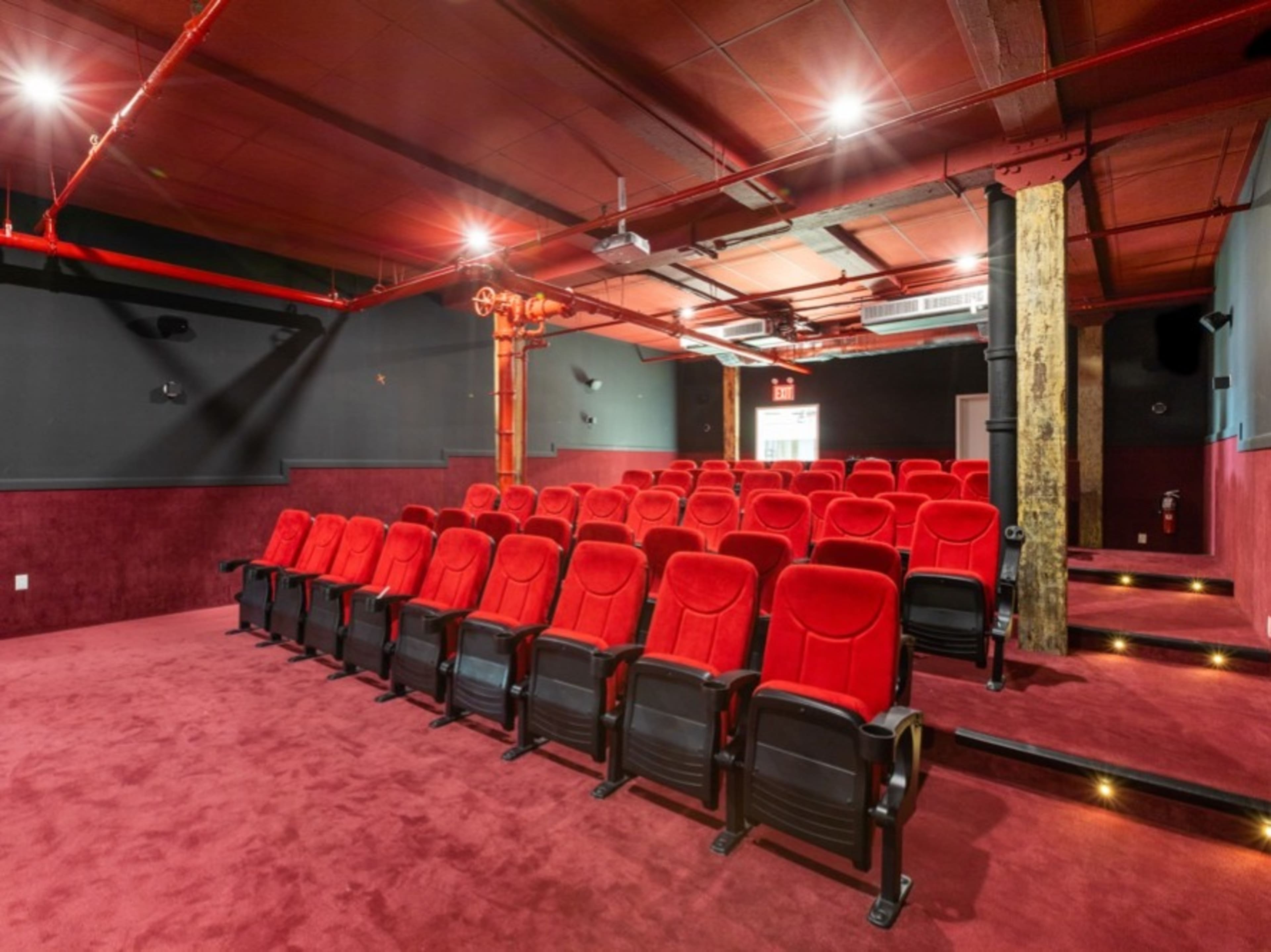 100 Sutton Studios | Amazing Pre-lit 3-Wall Cyclorama with 7 RGB LED ...