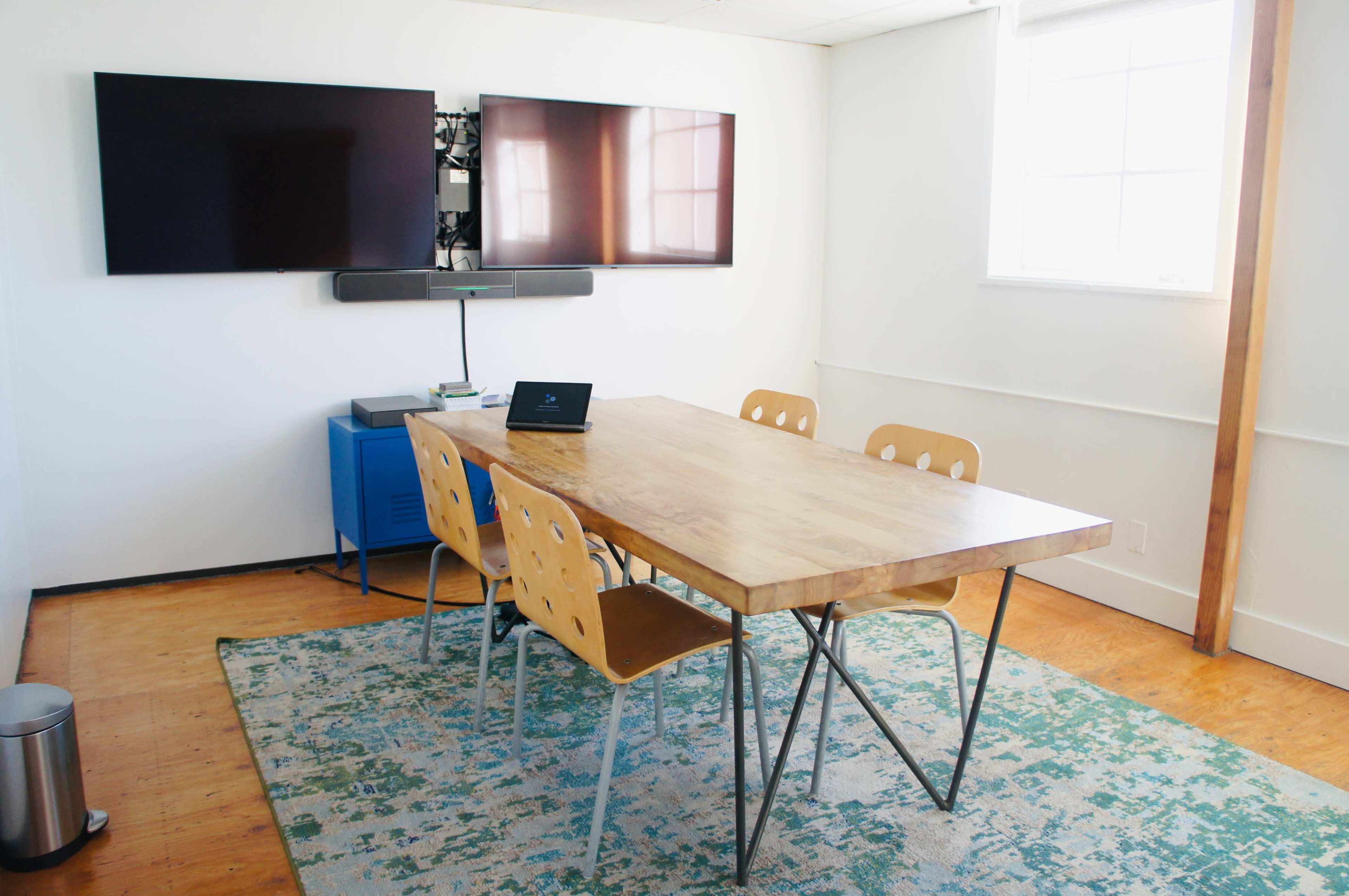 Creative Landing Spaces | A Modern Coworking Office for Workdays ...