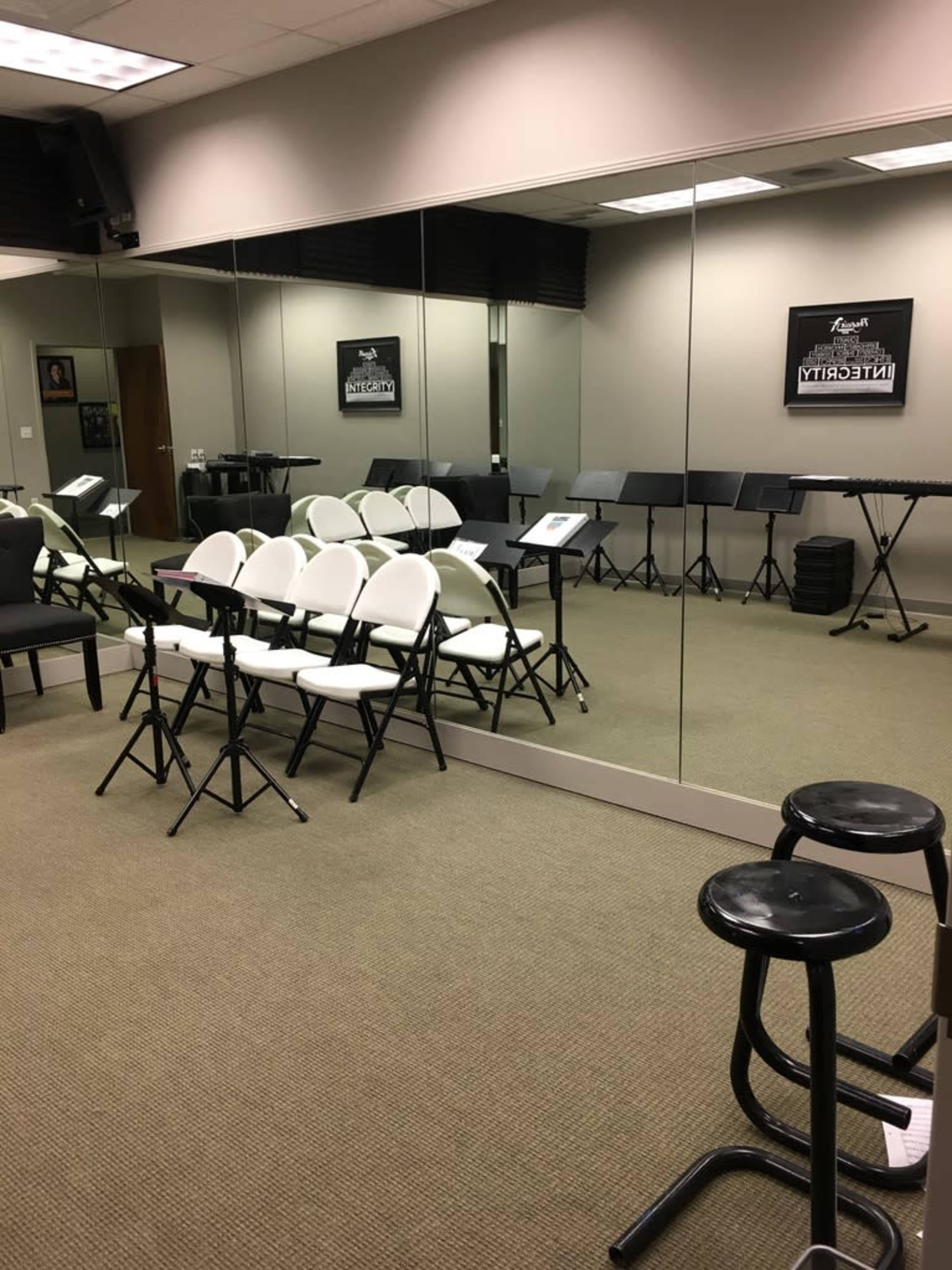 Small music rehearsal space, Orlando, FL | Production | Peerspace