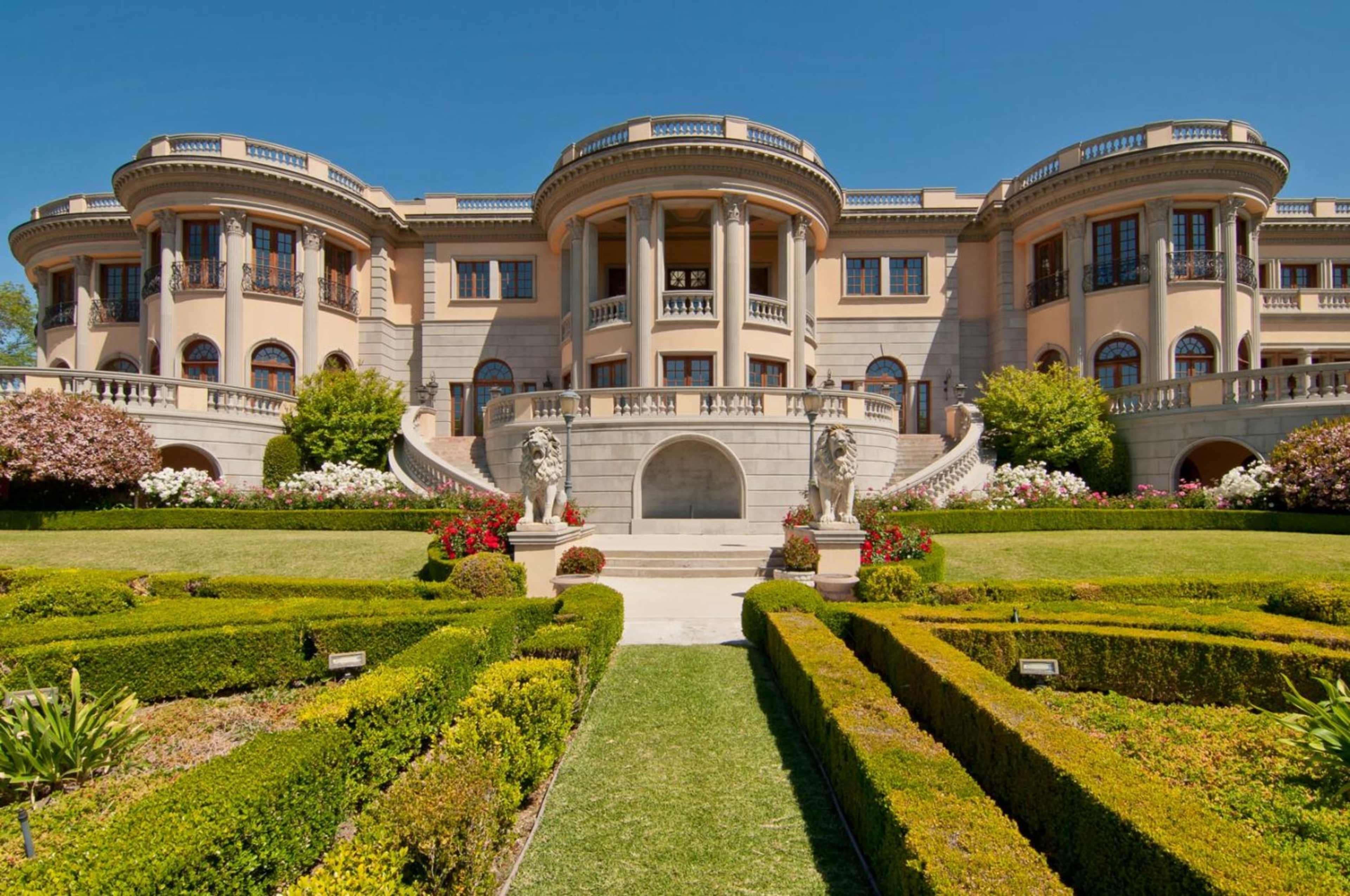 Pasadena Princess - Mediterranean inspired mansion with lush gardens ...