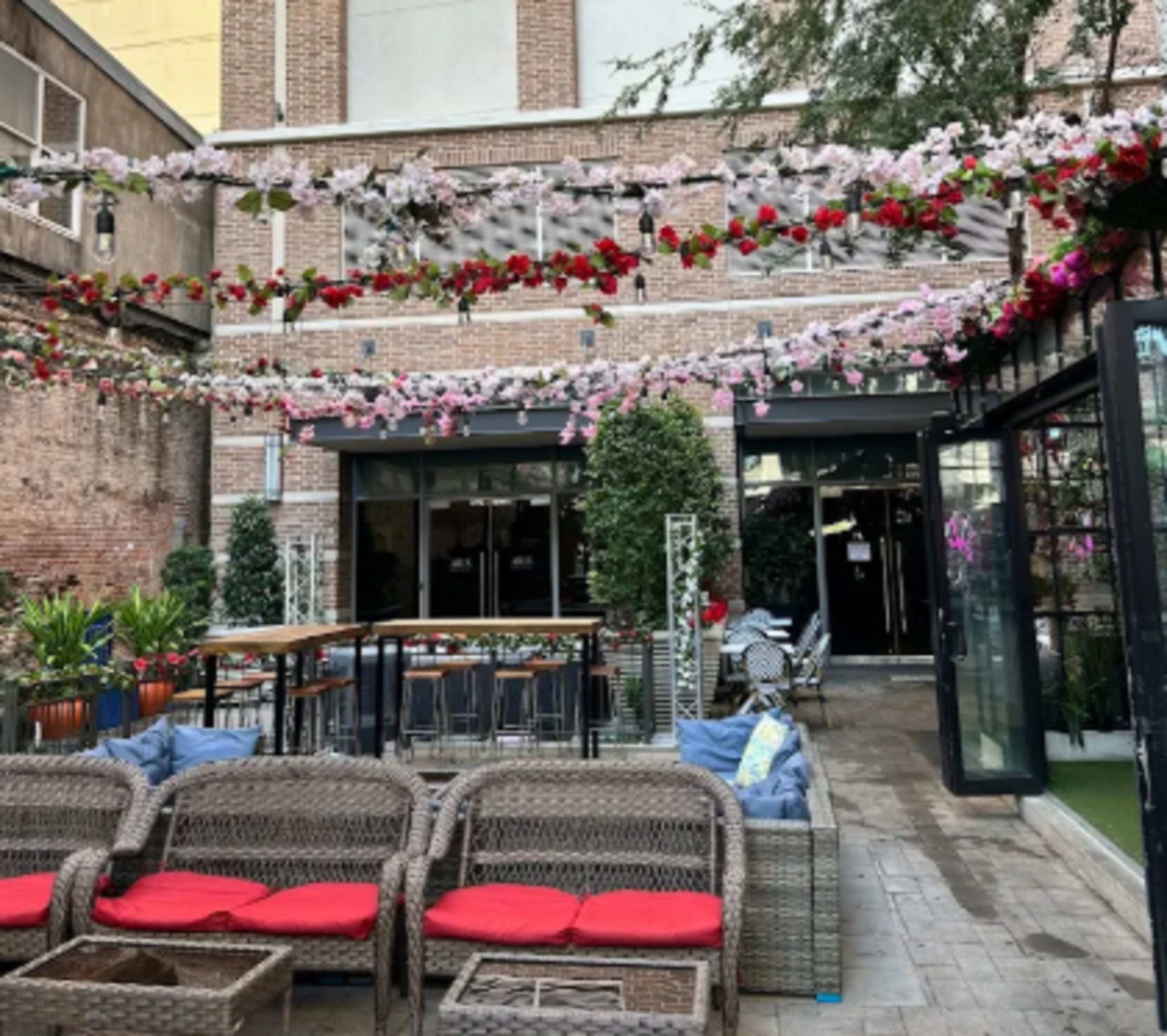 Soho Garden | Downtown Houston open patio cocktail bar on Main st ...