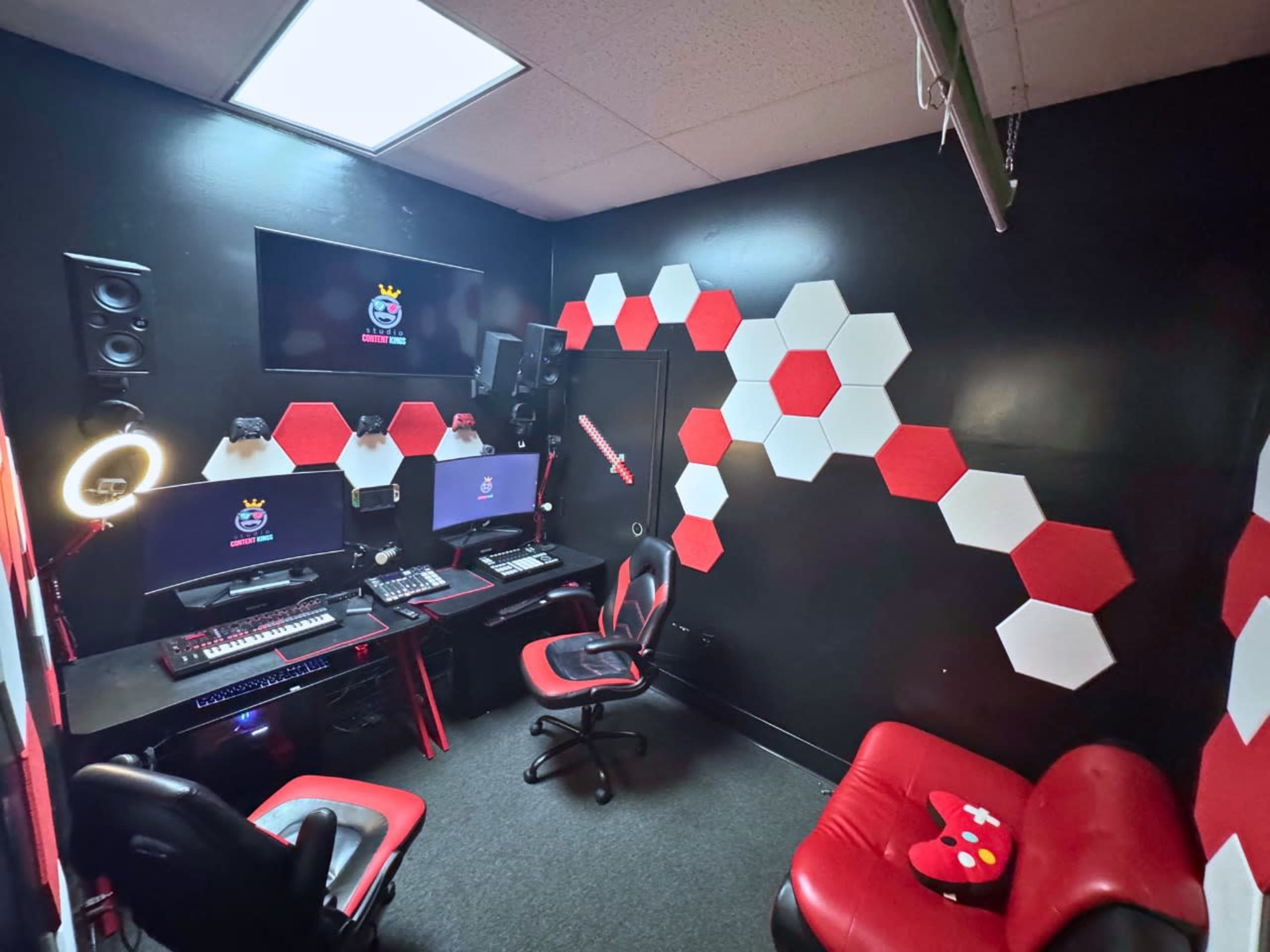 Gaming, Live Streaming, & Mobile Podcasting Studio | Music Production ...
