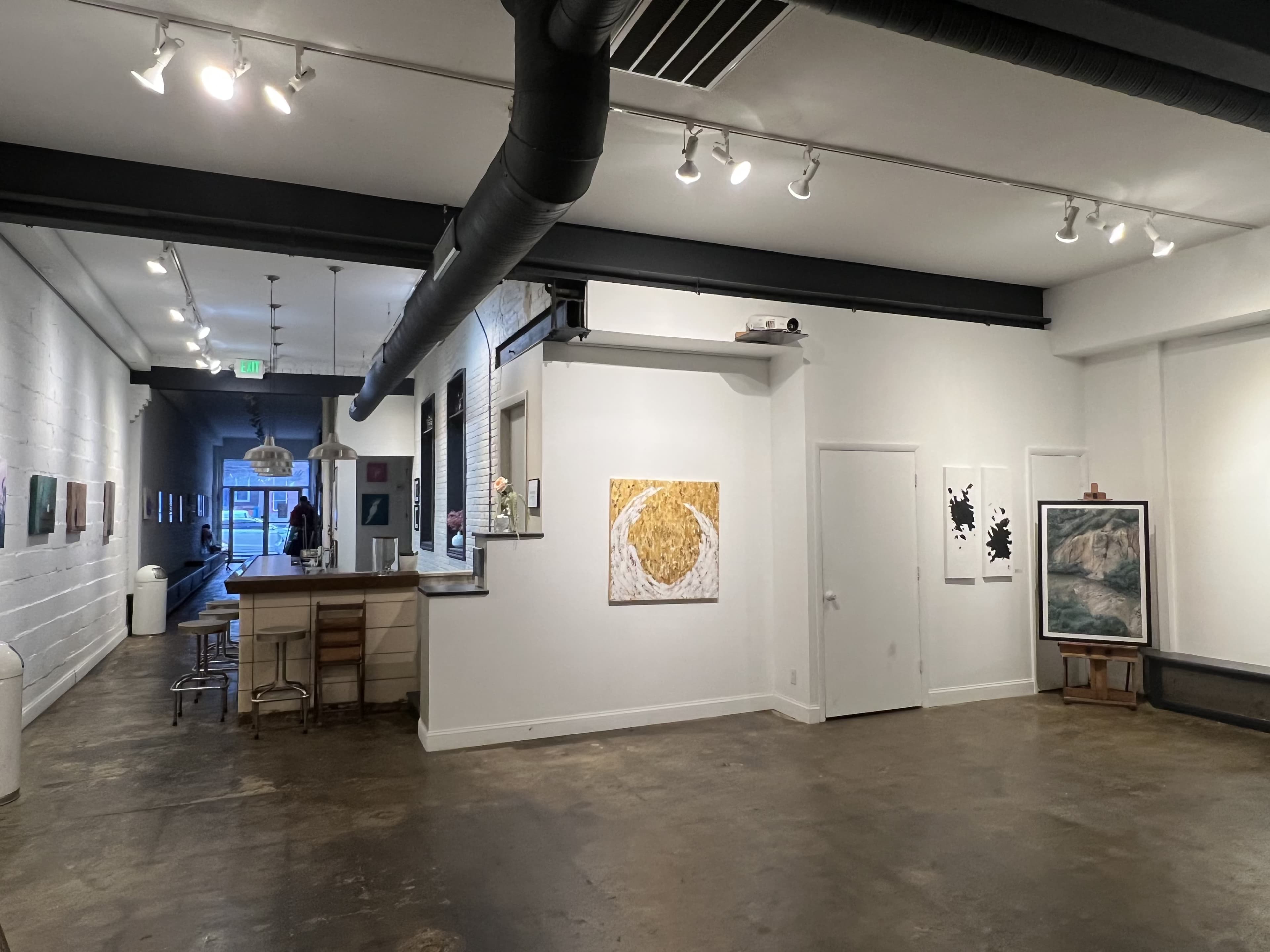 Modern Urban Gallery w/bar, Baltimore, MD | Event | Peerspace
