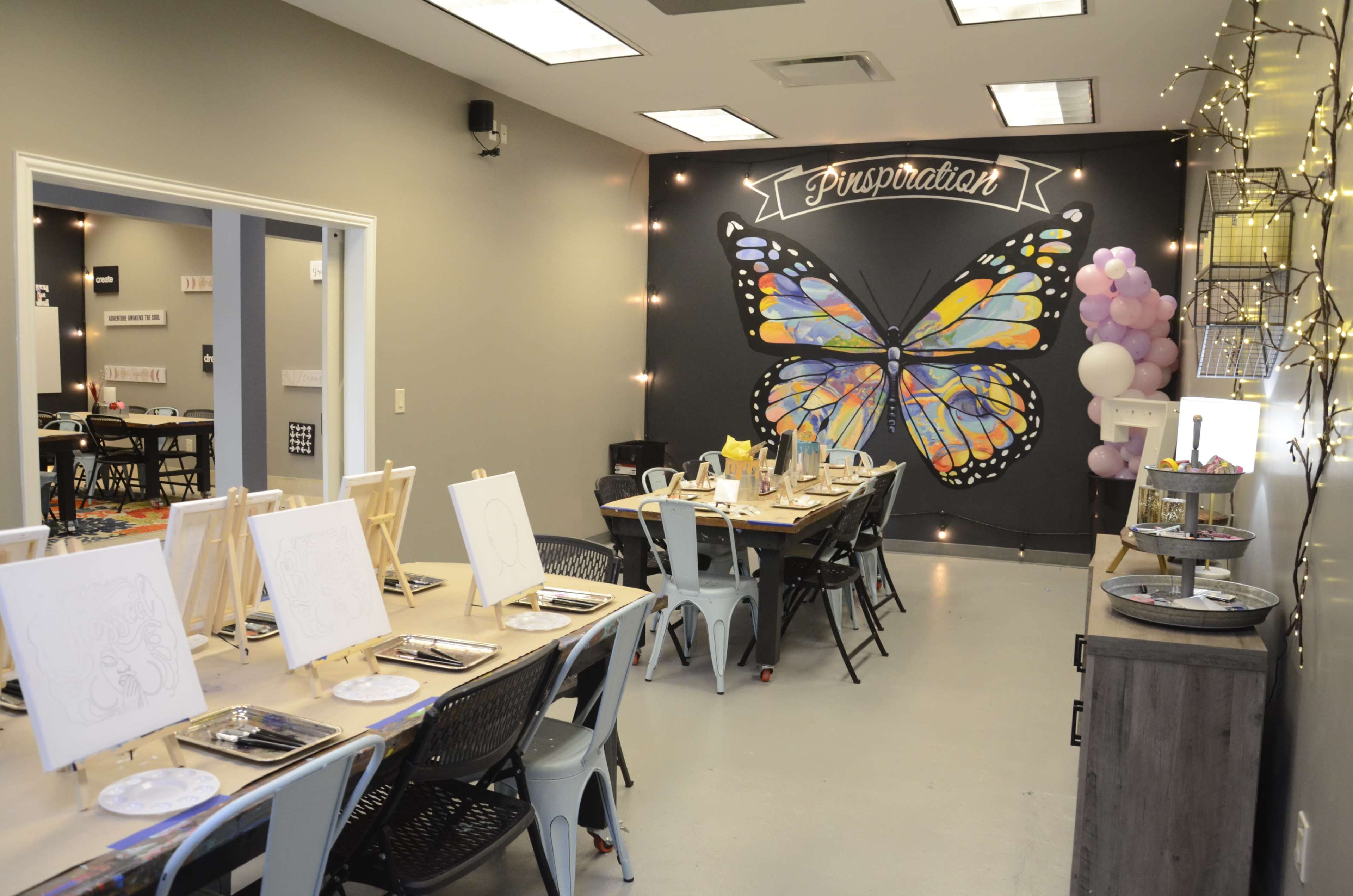 Trending Creative Arts Studio, PEARLAND, TX | Off-Site | Peerspace
