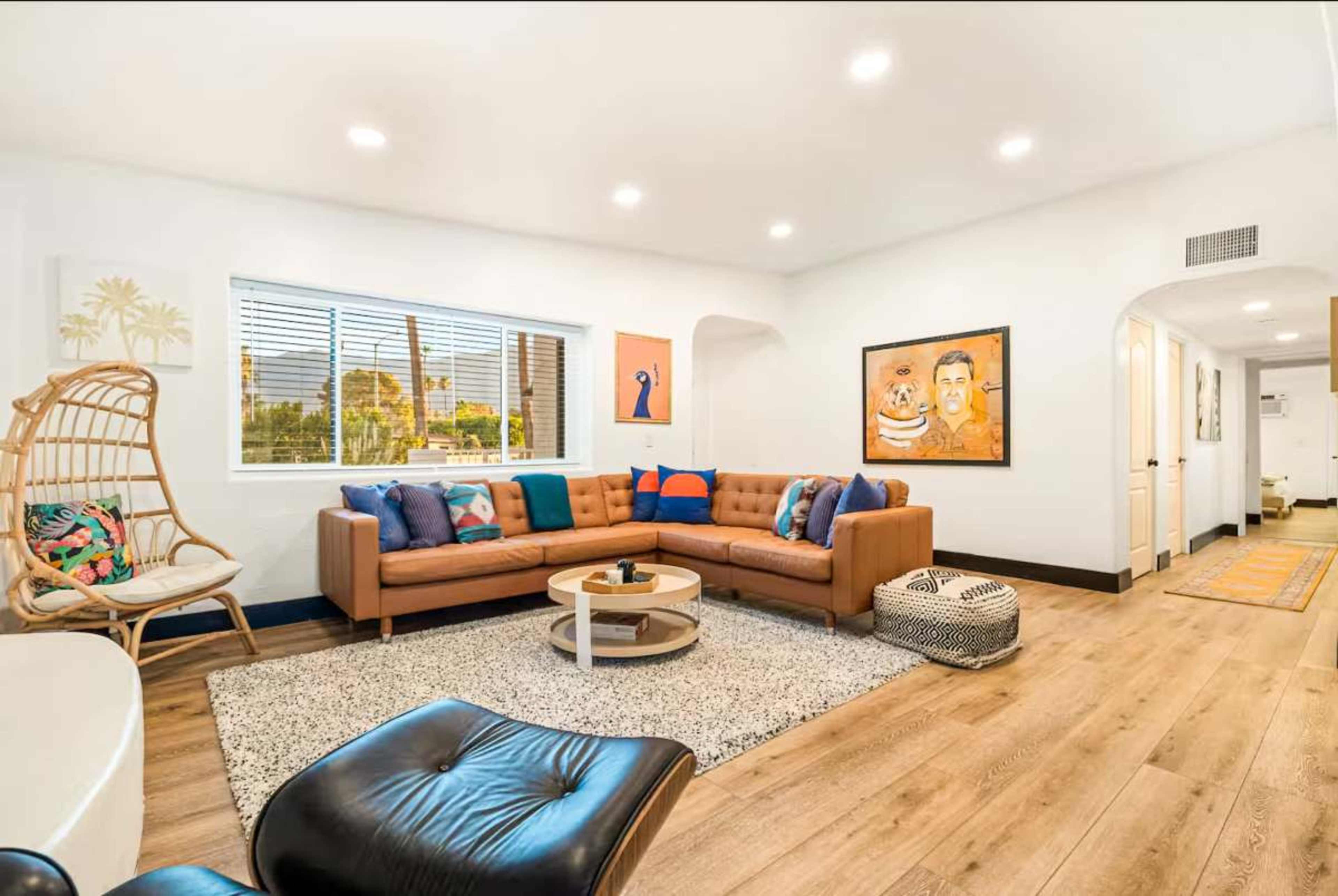 Luxury Locations | Contemporary House with Clean Lines & Natural Light ...