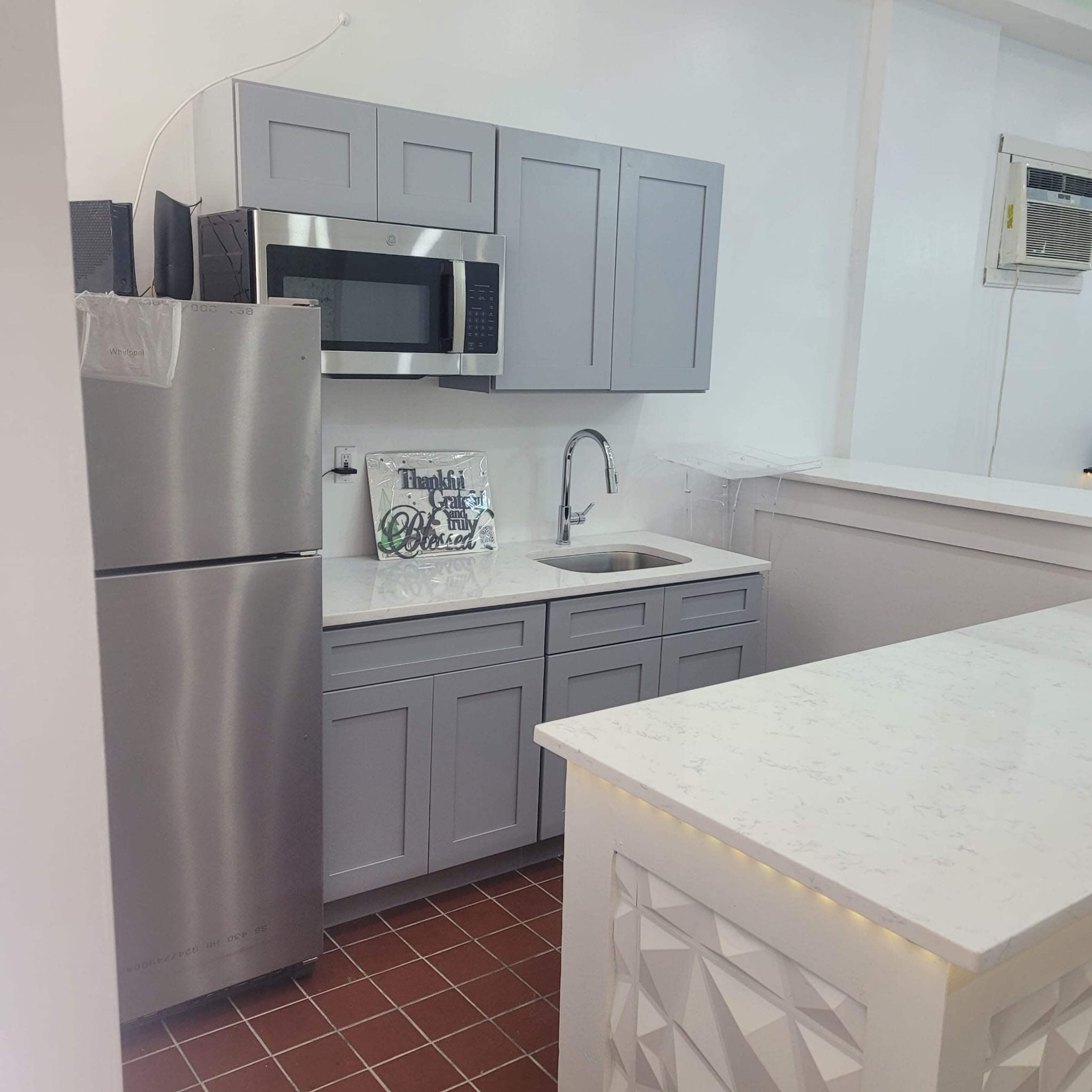 A stunning all white Interior Event Venue, Queens, NY | Event | Peerspace