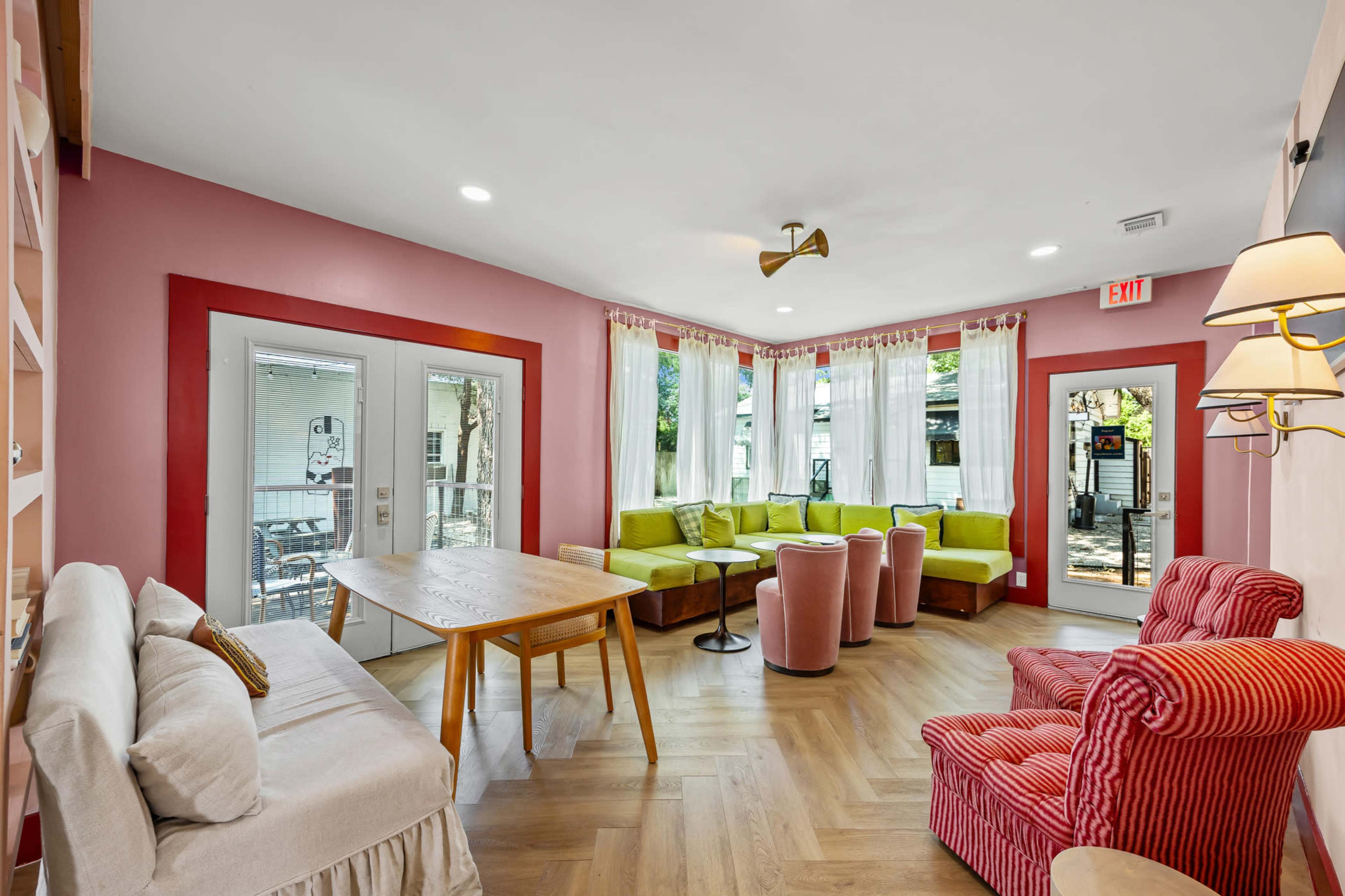 Open House Austin | Cozy East Austin Lounge, Austin, TX | Event | Peerspace