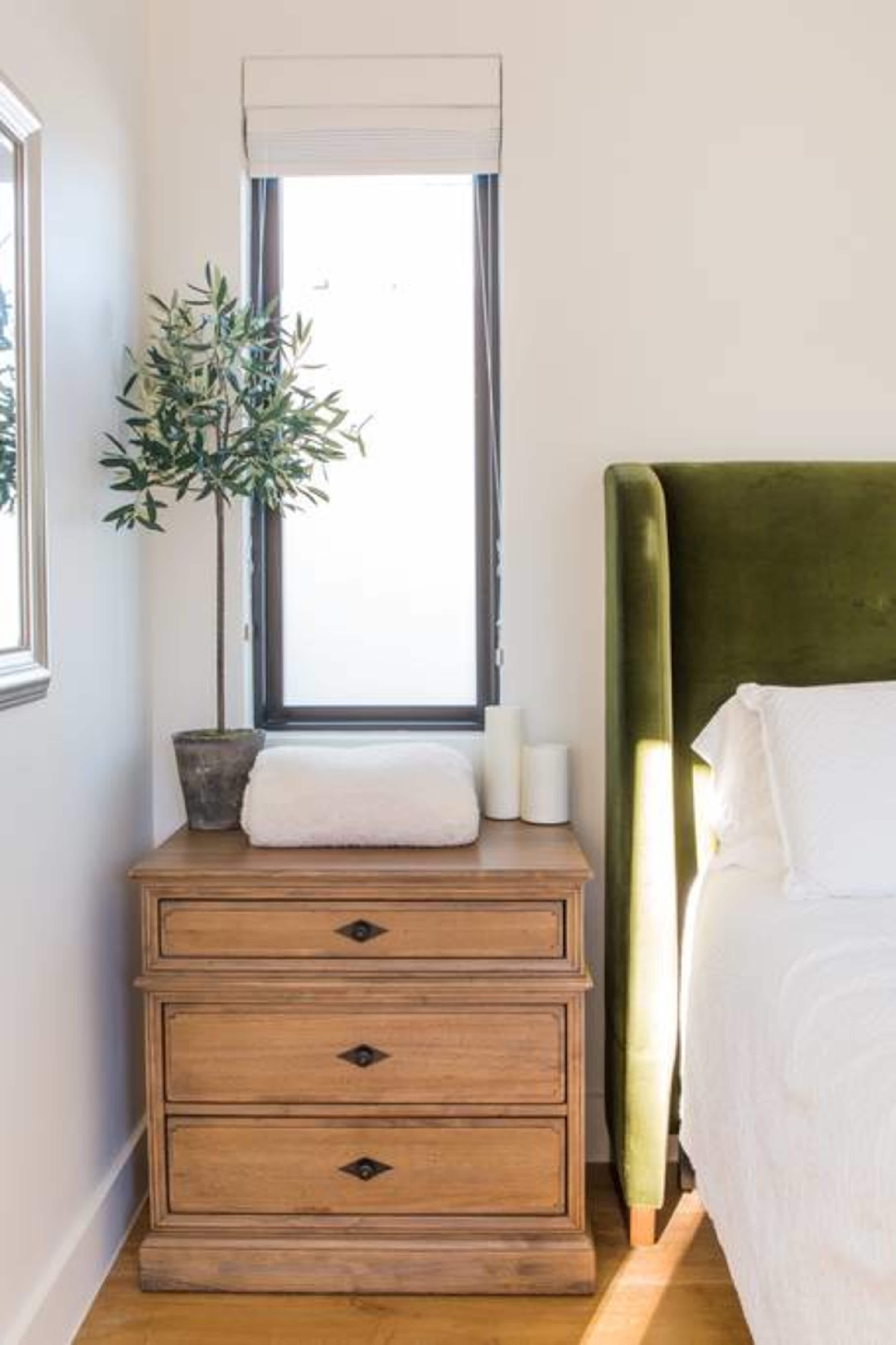 Bright modern home with large southern facing windows, Austin, TX ...