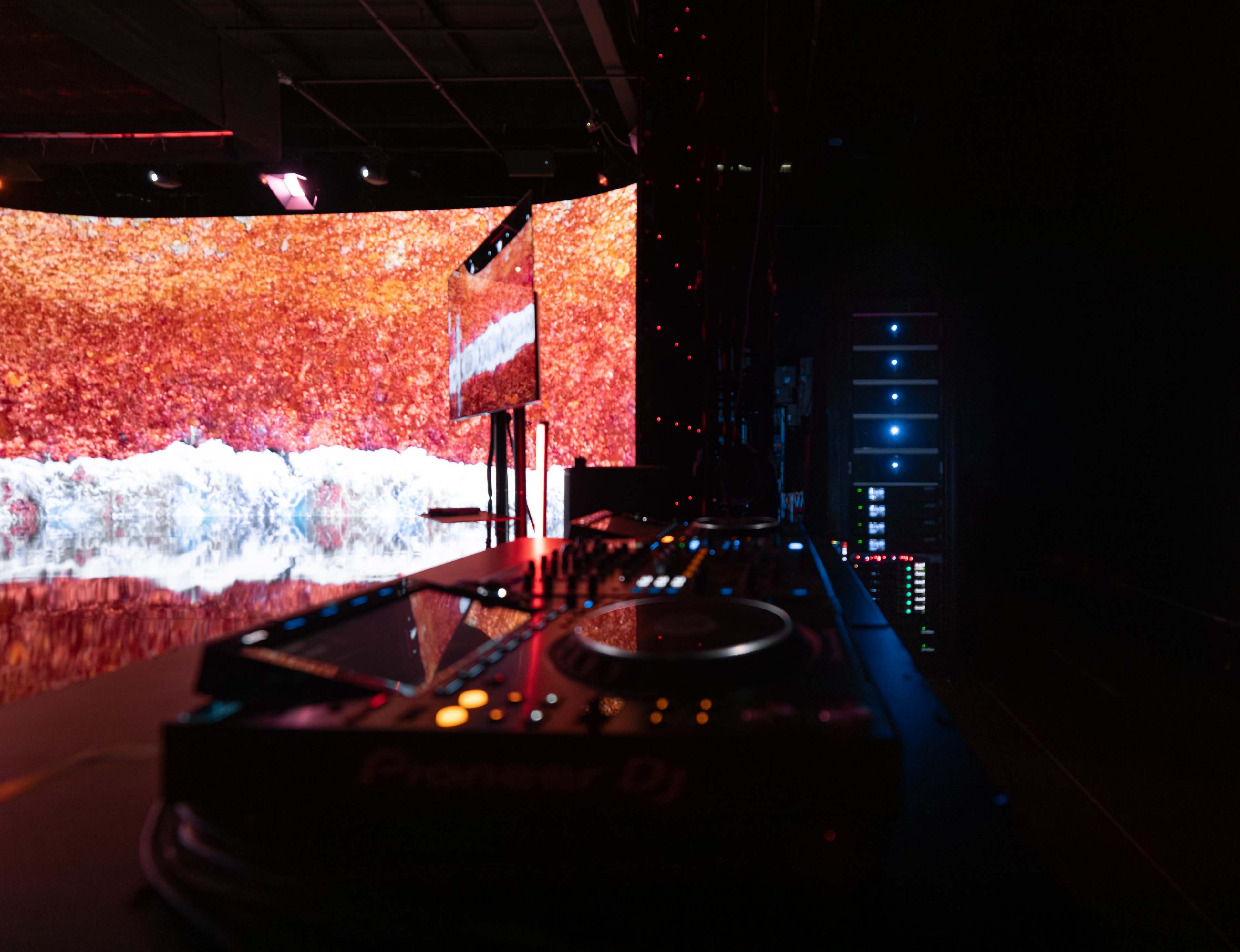 Burbank Premium XR Stage Virtual Production LED Wall Studio, Burbank ...