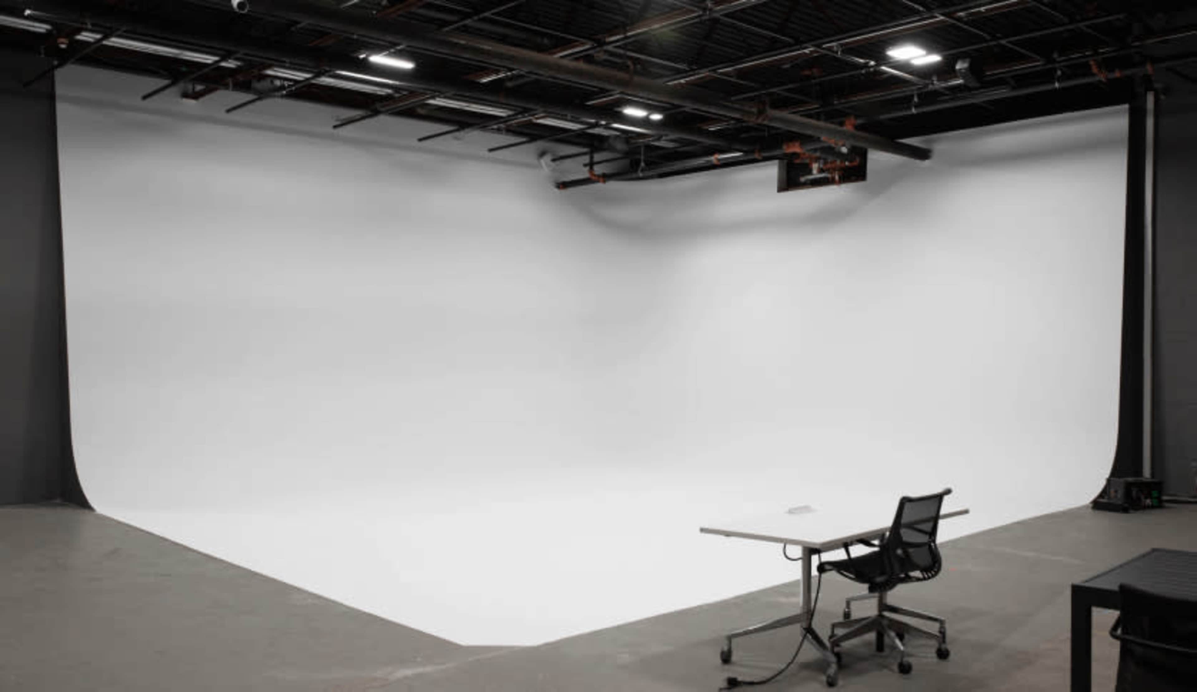 Allston Photo/Tabletop Studio with Cyc Wall, Allston, MA | Production ...