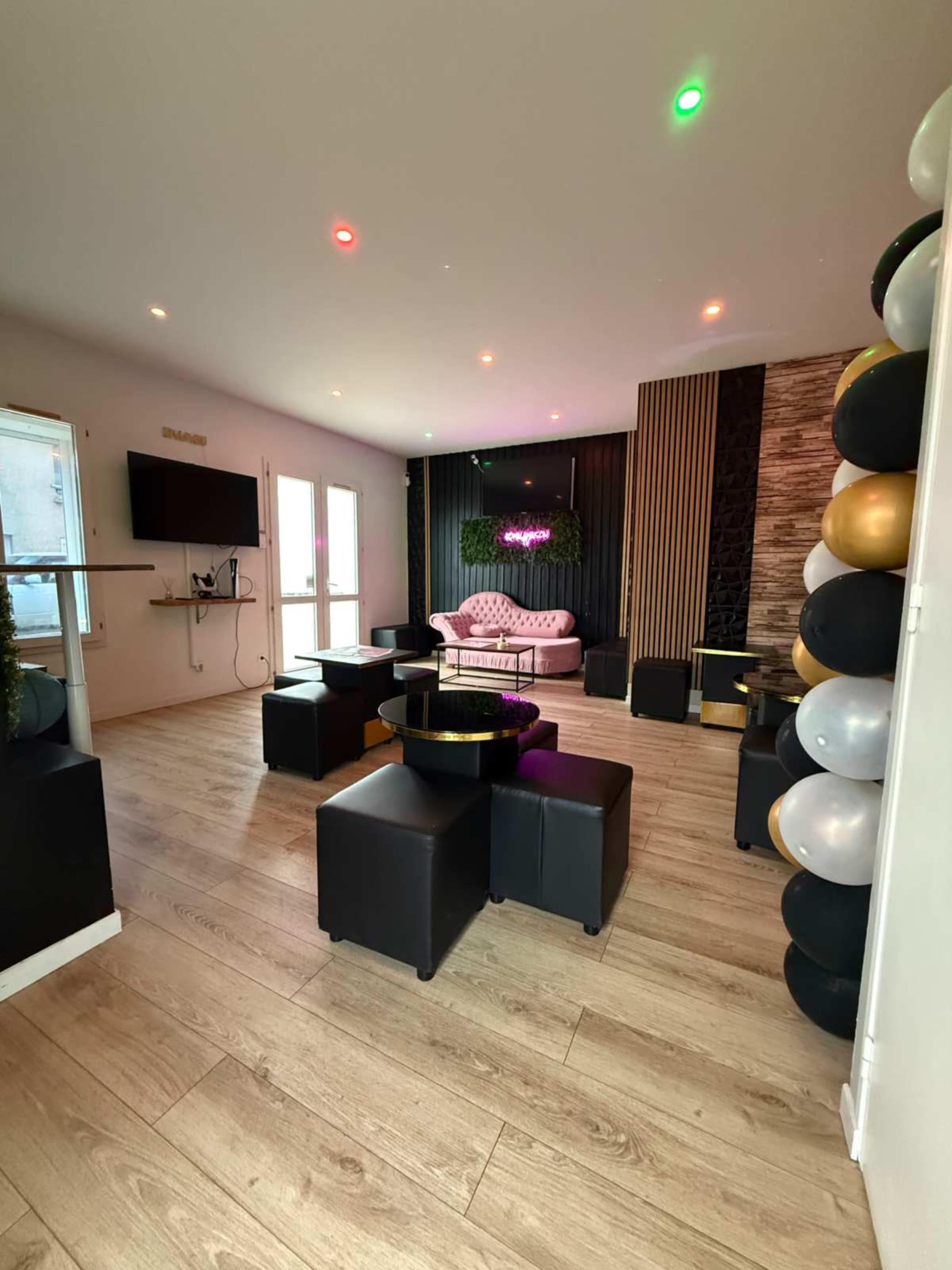 Le pentagone studio | Studio d’enregistrement, Eragny | Off-Site ...