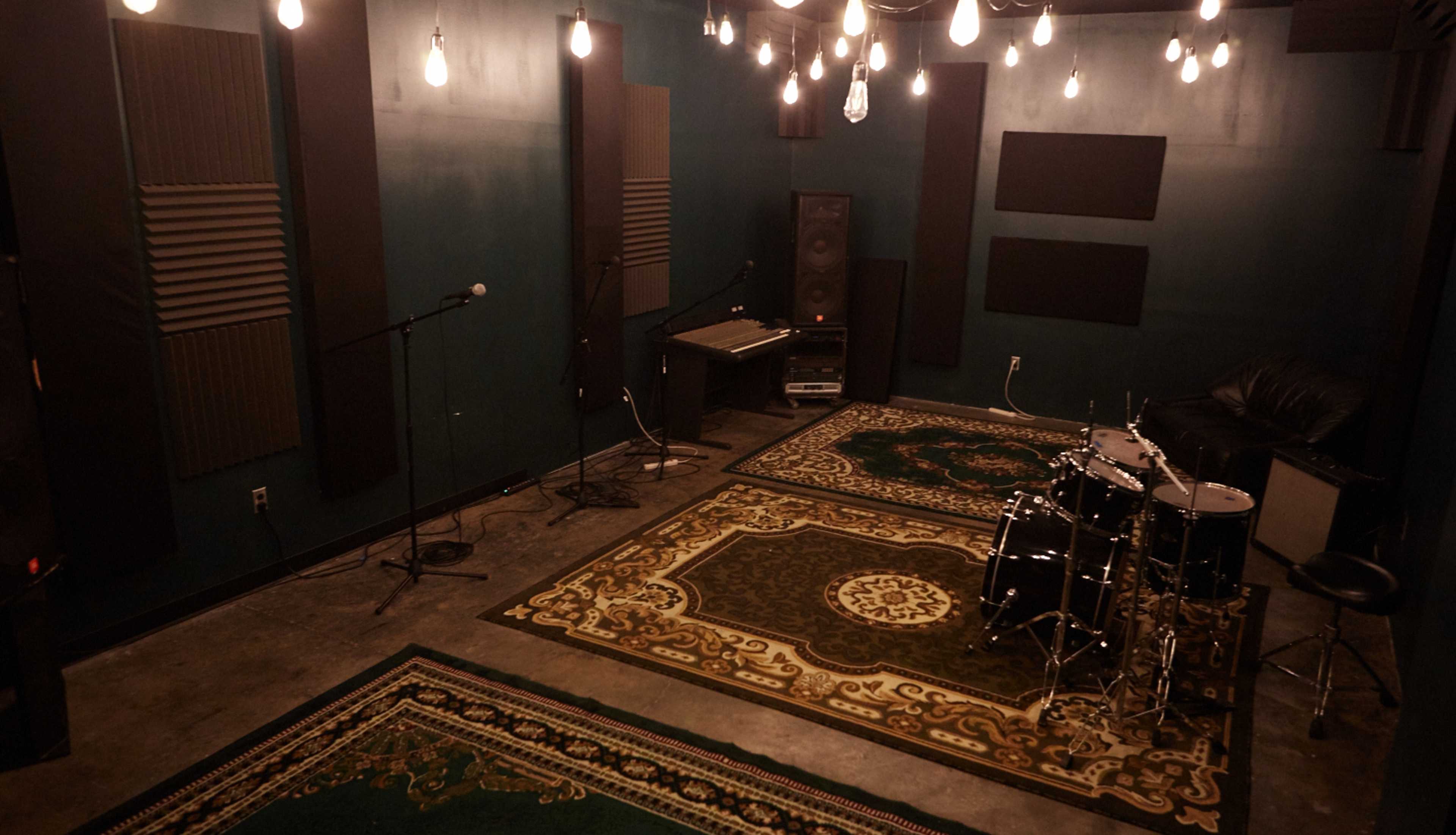 Green Room: Music Studio in Los Angeles, Los Angeles, CA | Production ...