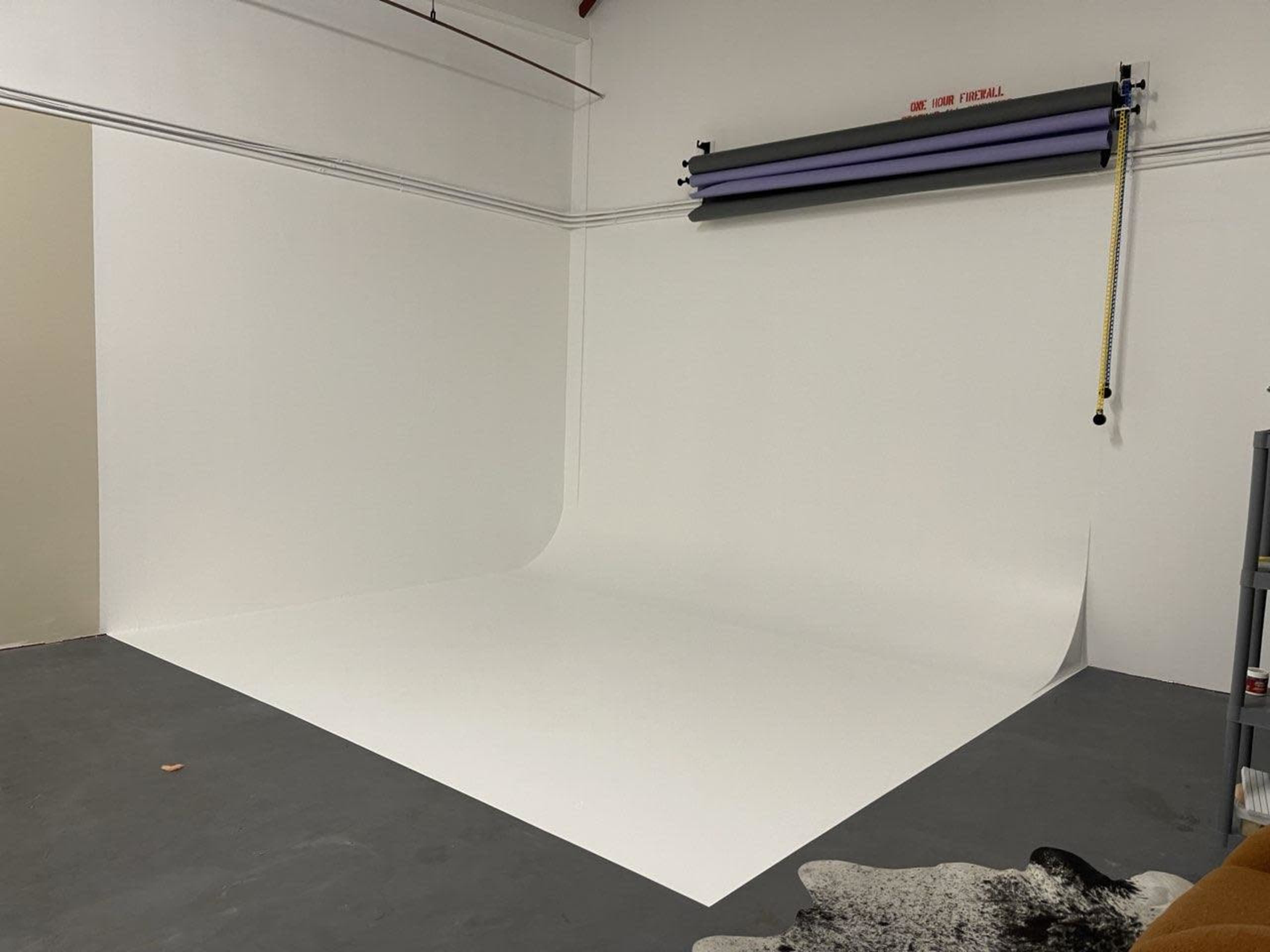 Georgia Peach Studio | 7 in 1 Creative Studio With Cyc Wall ...