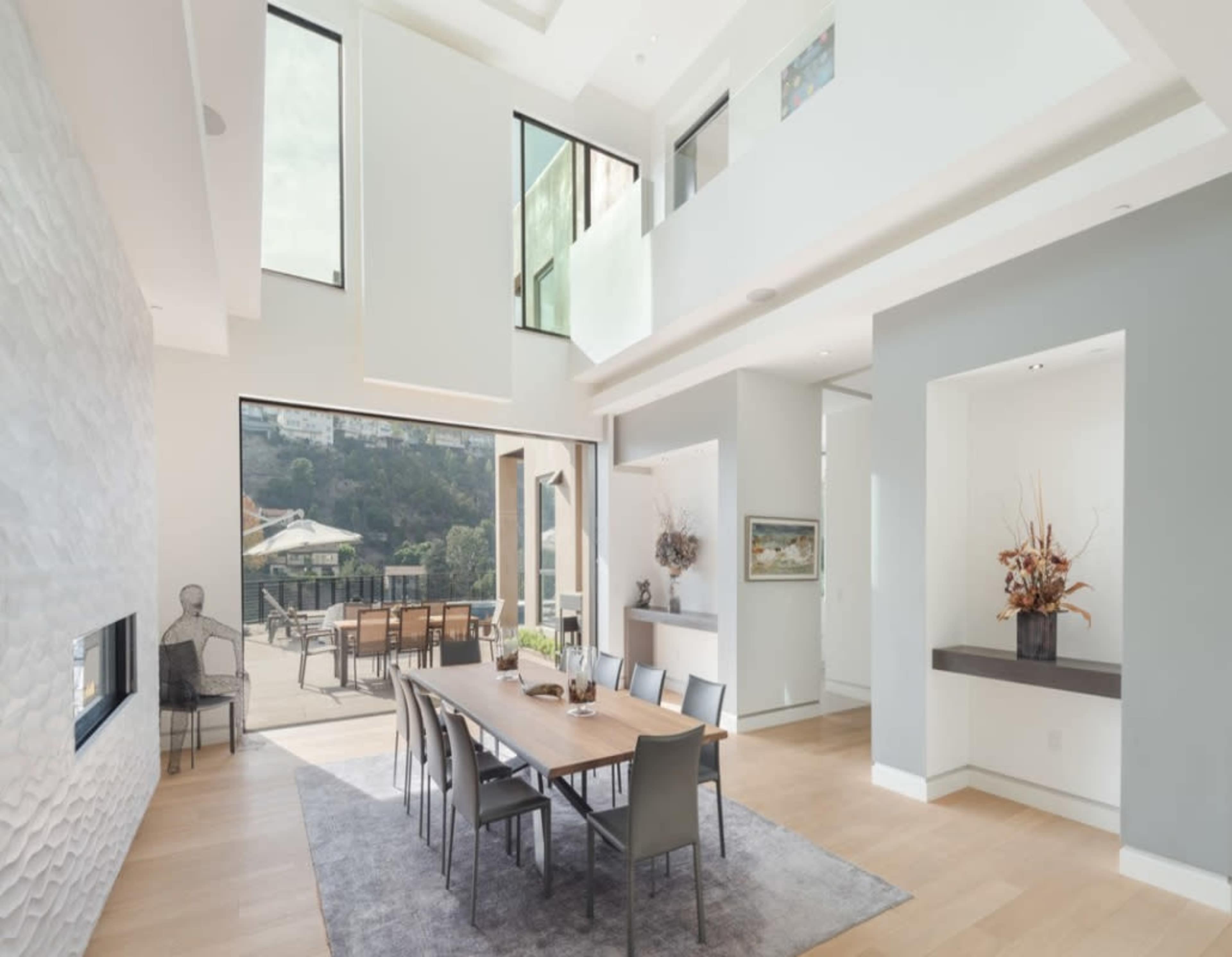 ZORADA ART HOUSE ABOVE THE CANYONS, Los Angeles, CA | Event | Peerspace