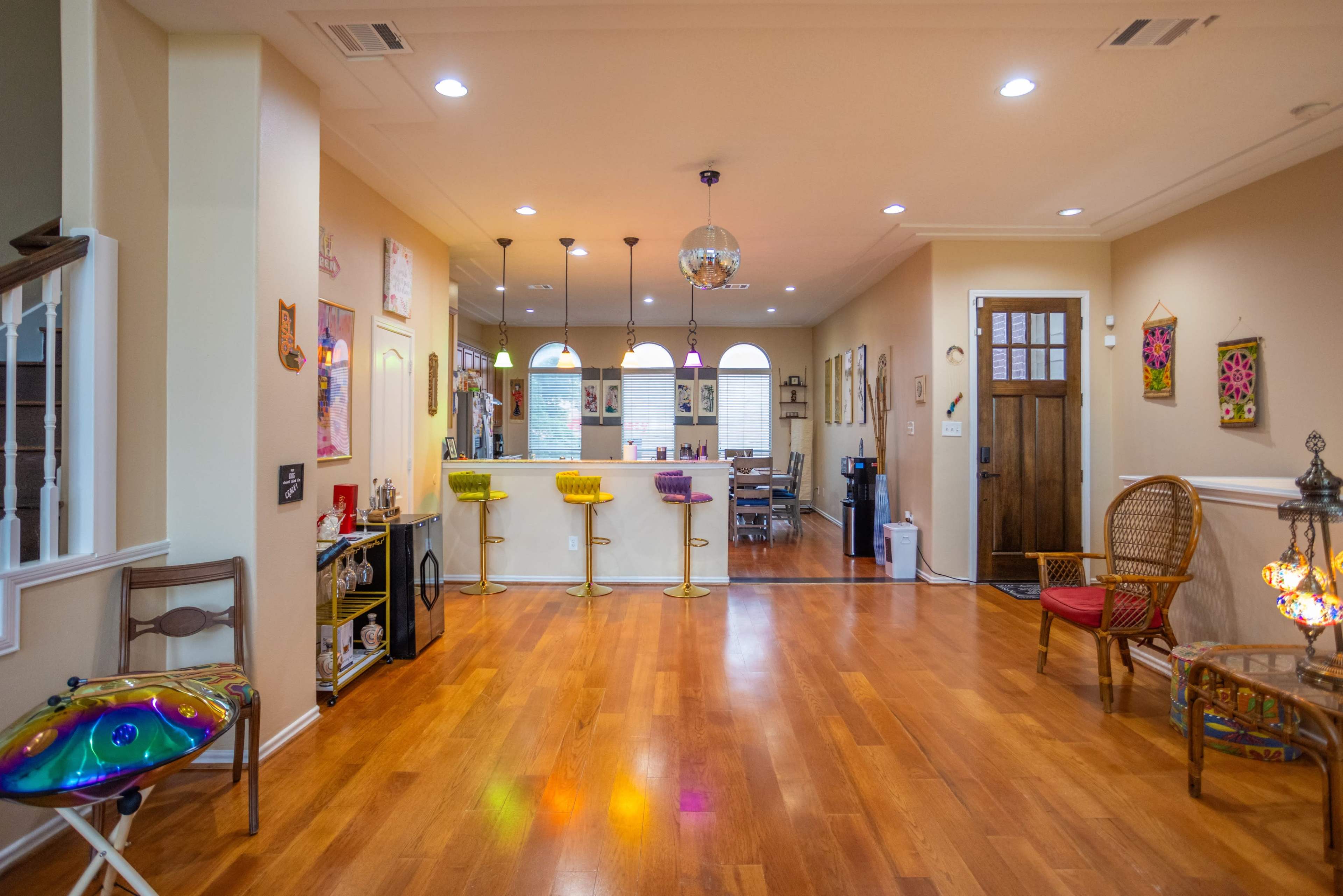 High Vibez EaDo | Downtown Aesthetic Loft & eclectic Lounge with ...
