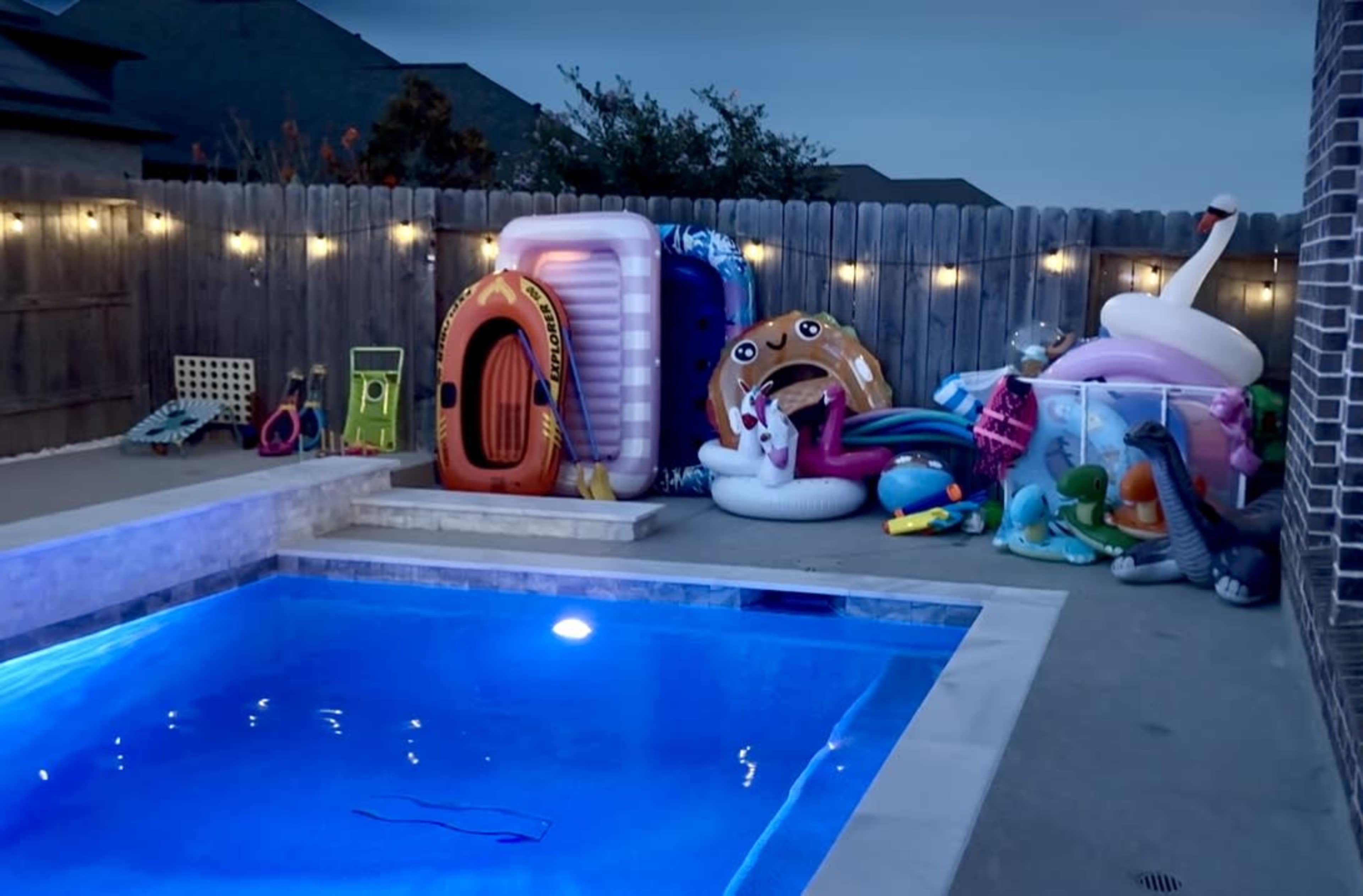 Modern Paradise! | Modern Paradise! New Private Heated Pool and Spa ...