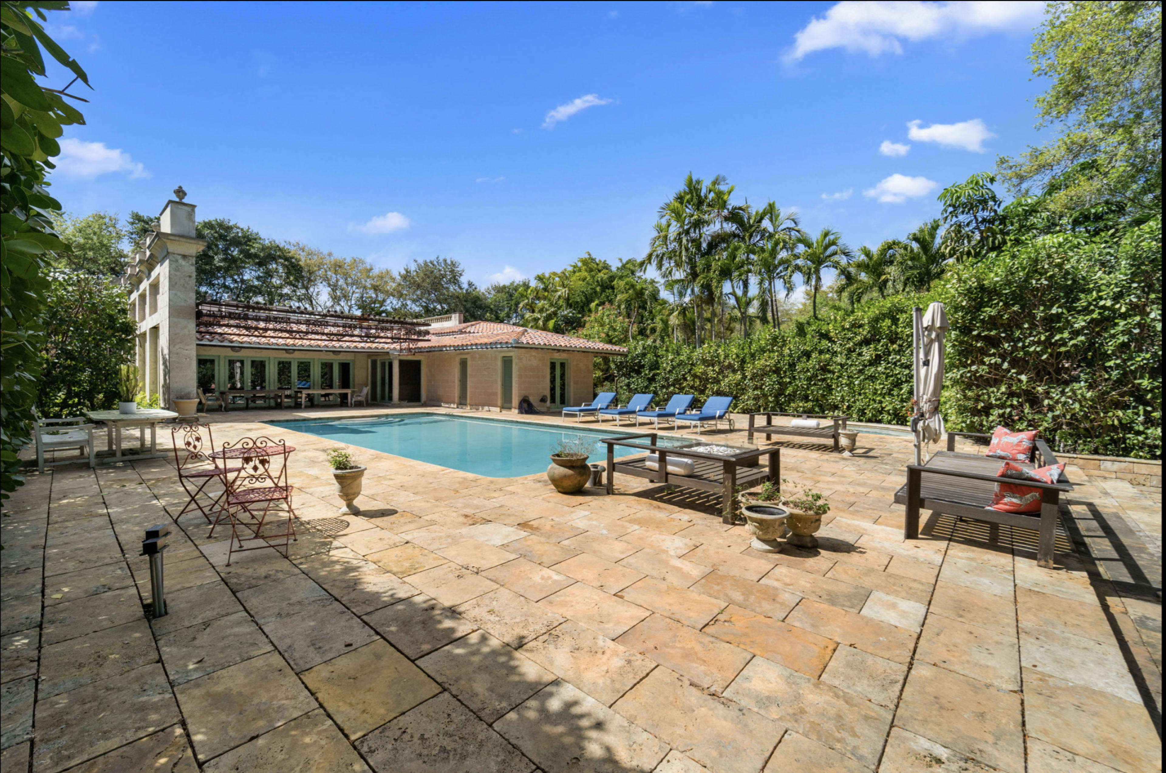 Aposentos | Villa Roma, Miami, FL | Event | Peerspace