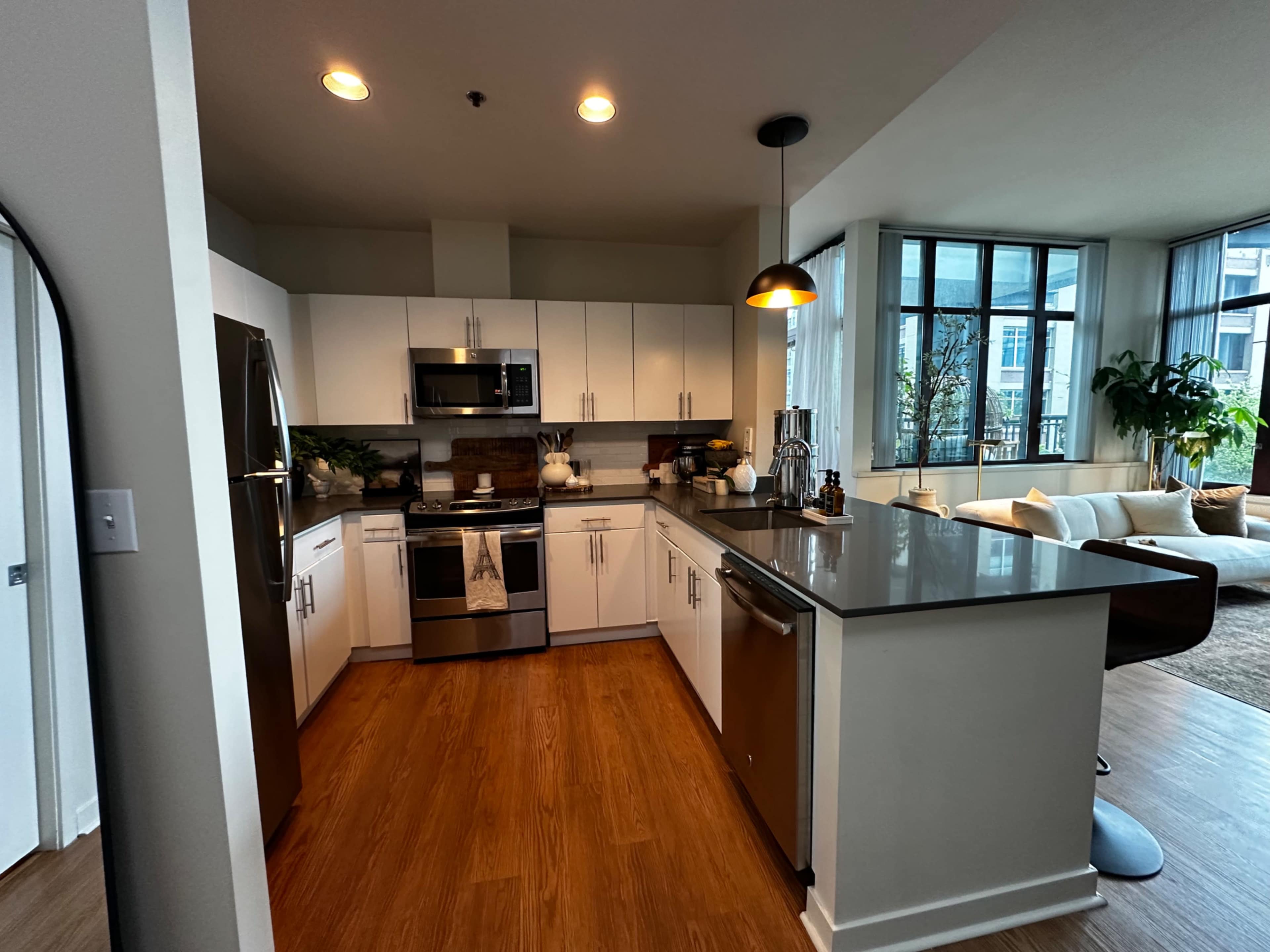 The 564 - Your place in the city | Downtown Apartment- Near Pike Place ...