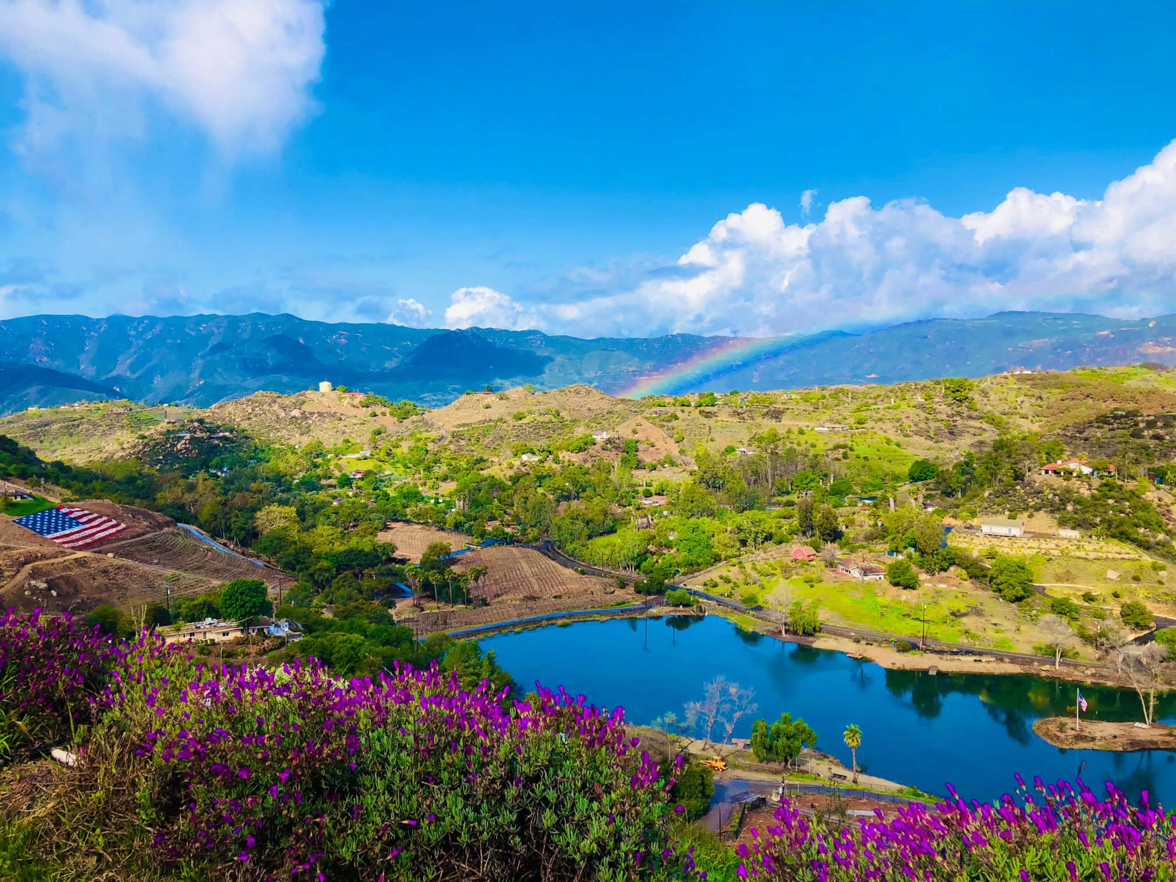 Gorgeous 4.5 Acre Mountainside Property Overlooking Lake | Stunning ...