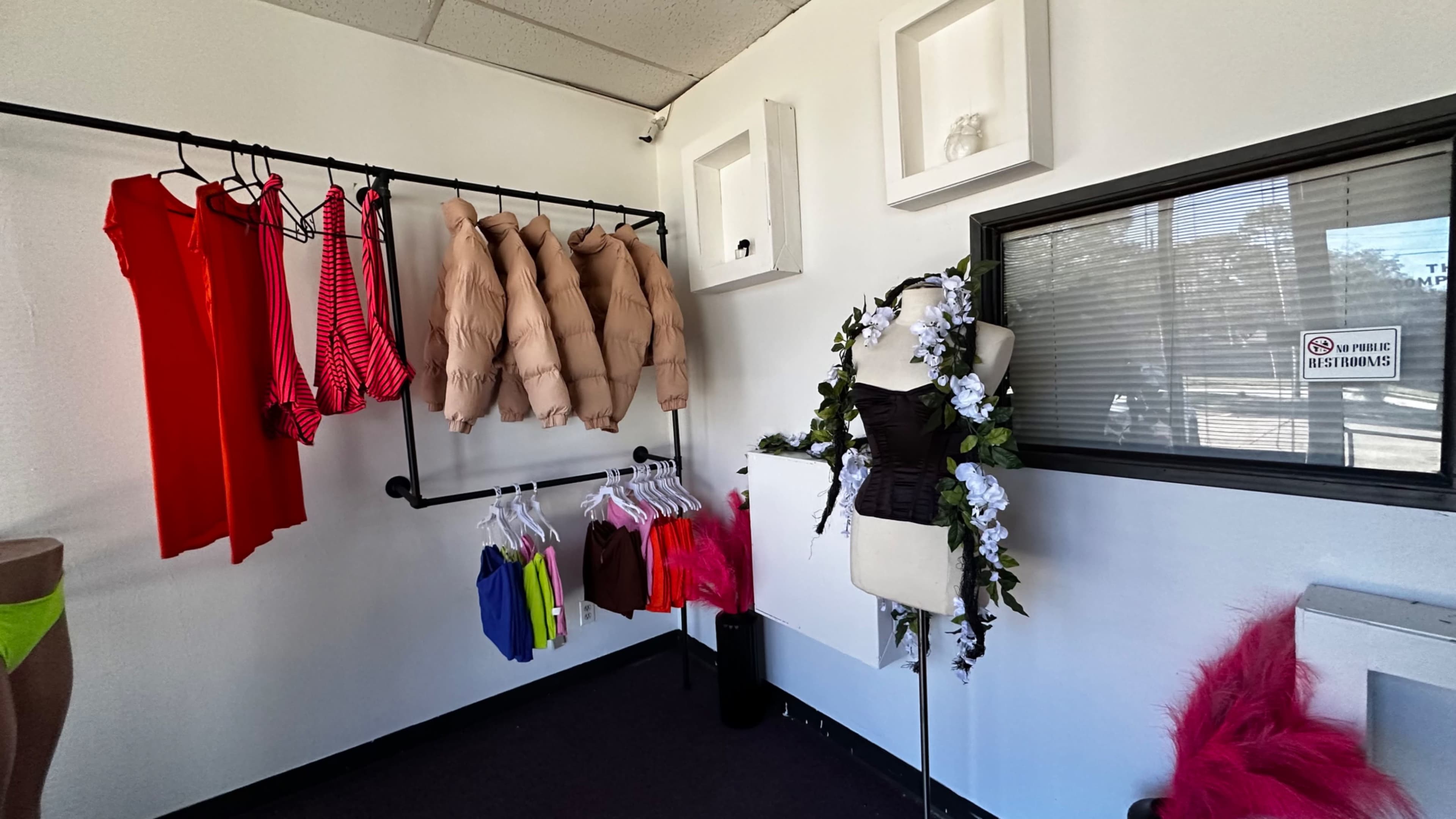 The Signature BLVD | Versatile Pop-Up Shop & Event Space with Lounge ...