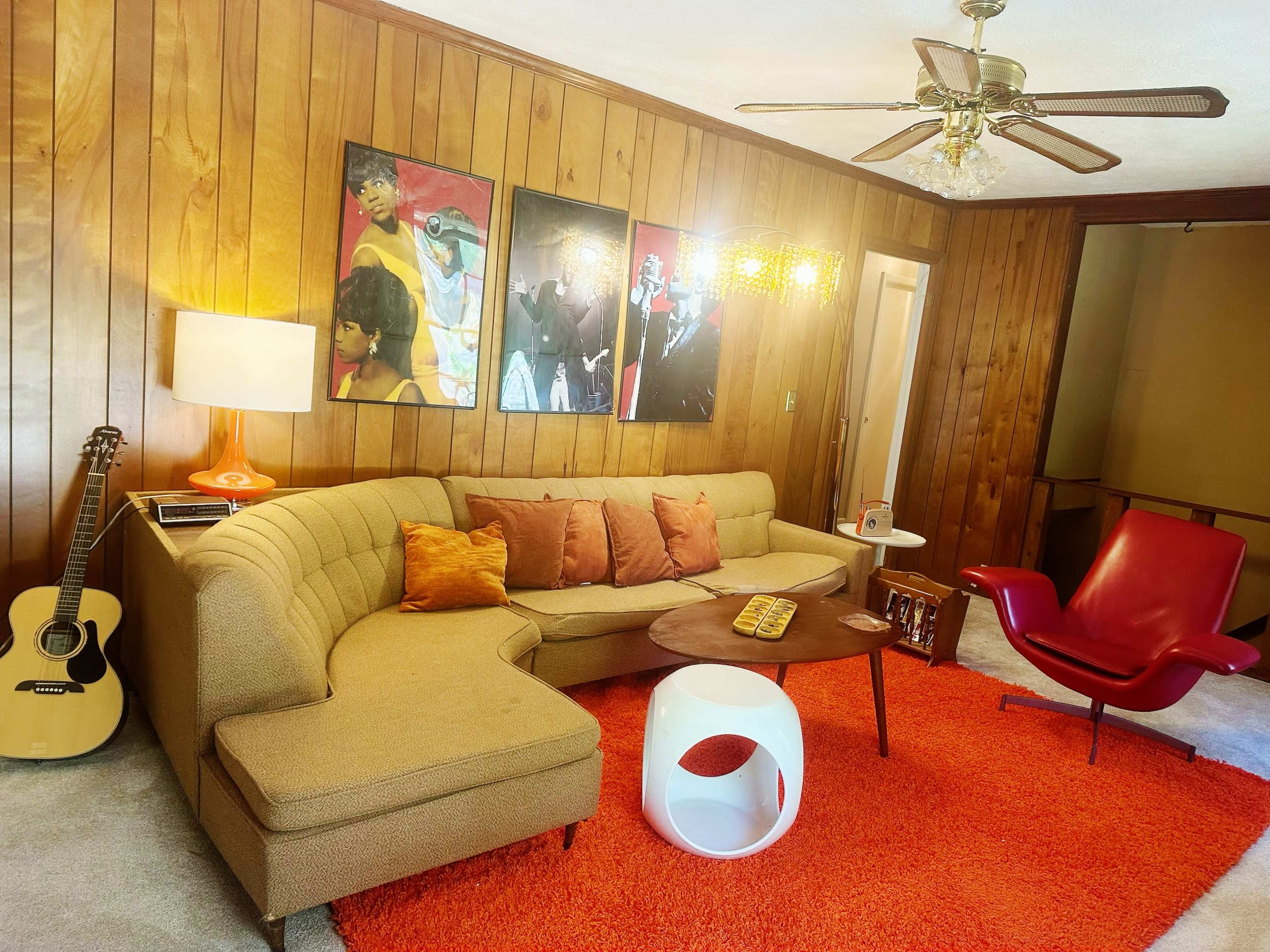 Brand New Retro Set with Midcentury & 70s Design – Perfect for Small ...