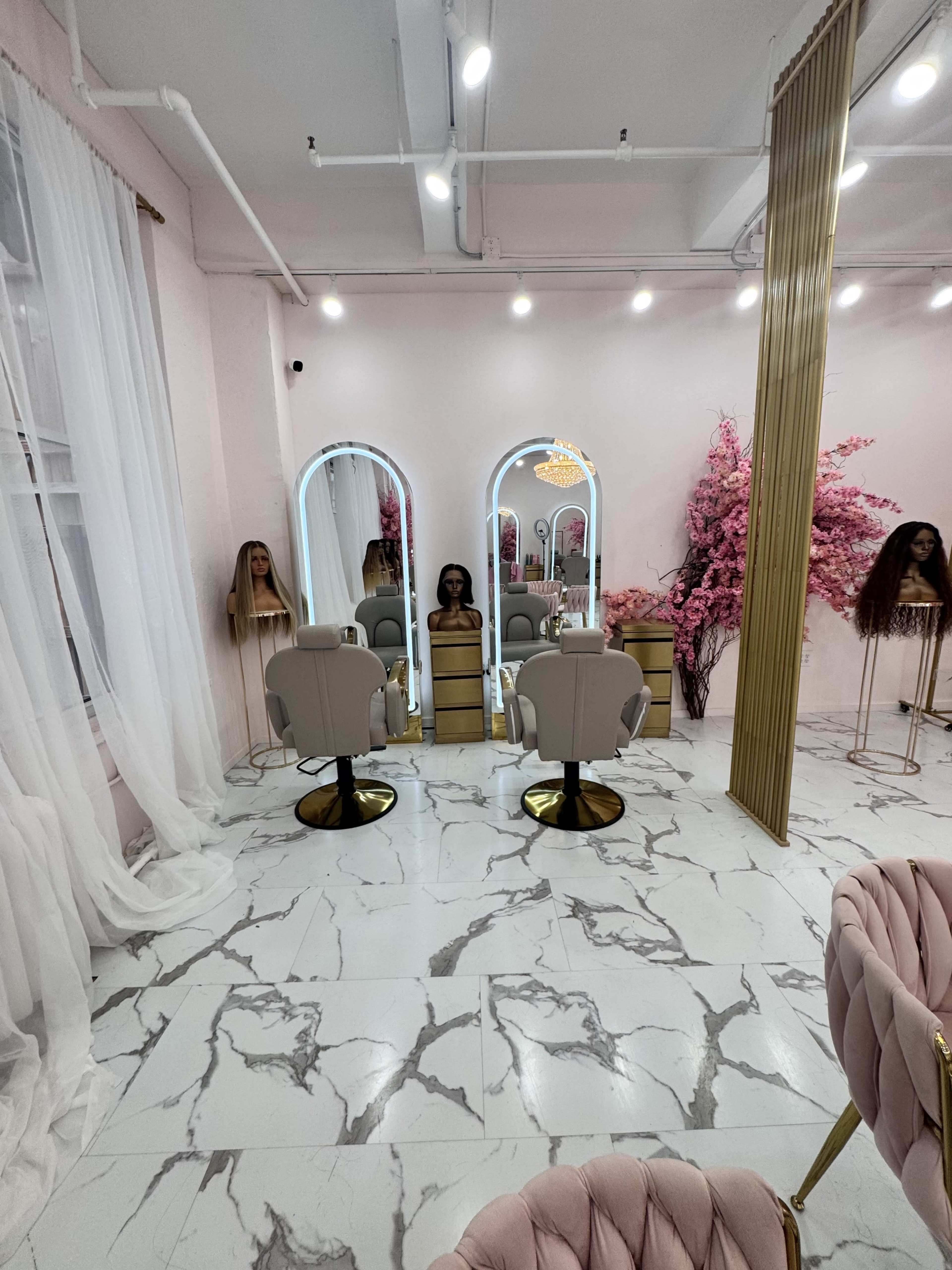 Elegant Pink Venue in Downtown NYC: Ideal for Glam Services & Stylish ...