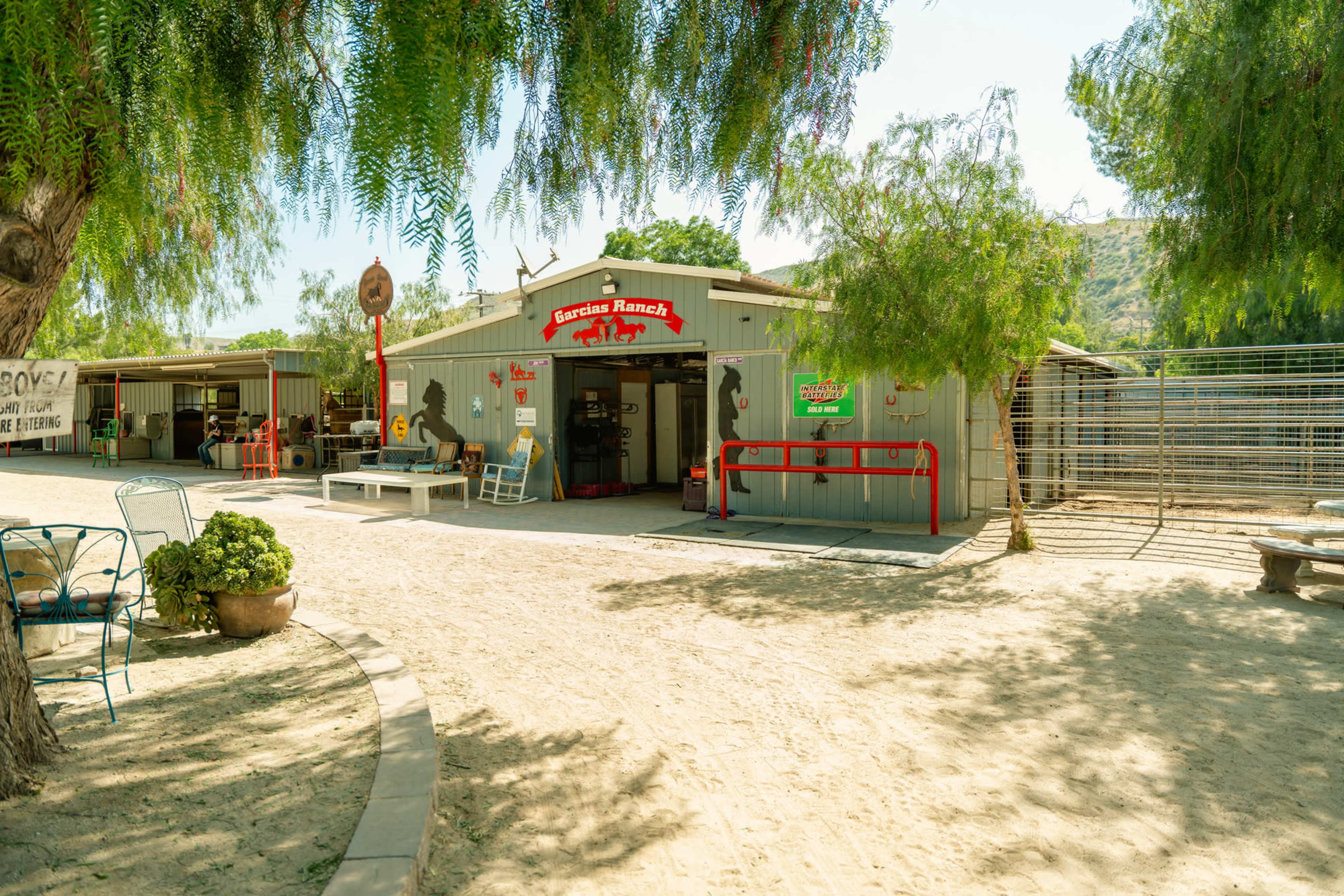 Scenic Equestrian Ranch with Spacious Parking in Santa Clarita, Santa ...