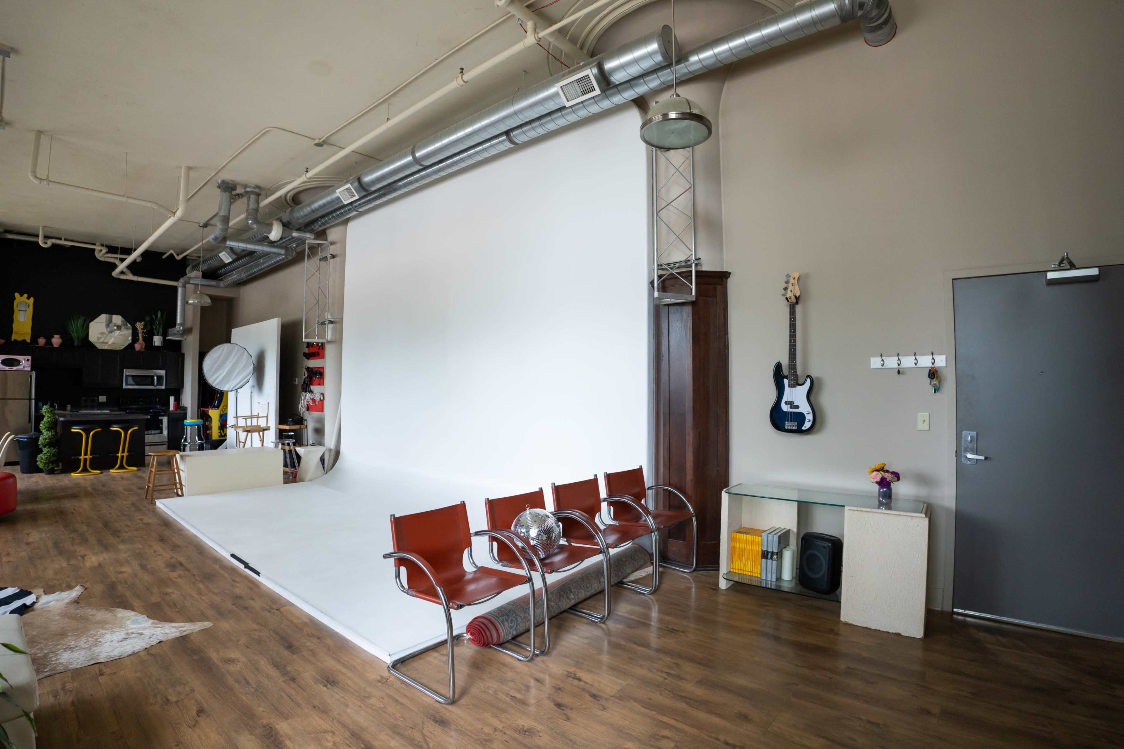Pop Shell Studio | Colorful Downtown Studio with High Ceilings ...
