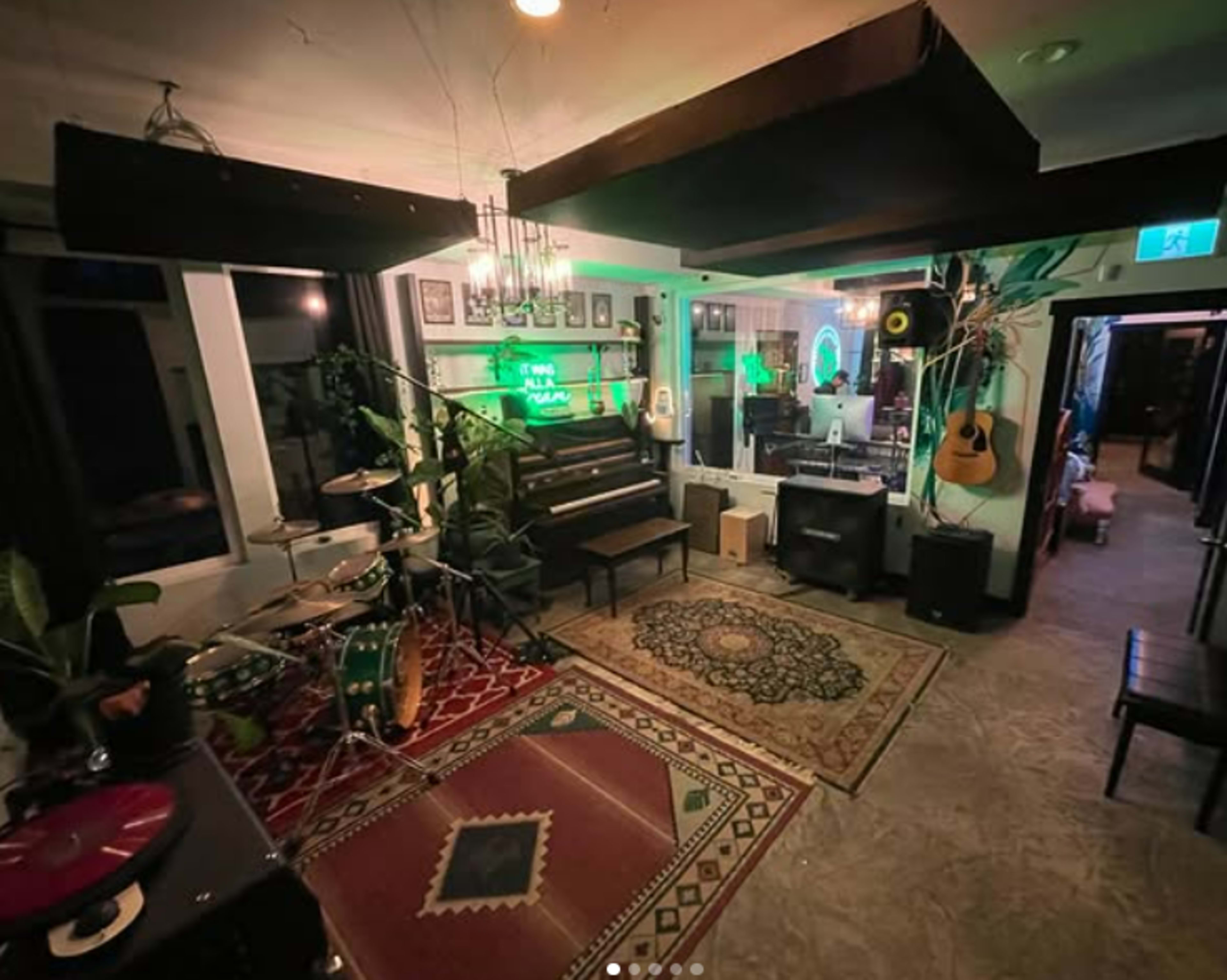 Vibey Music Studio in the Orchard, Kelowna | Production | Peerspace