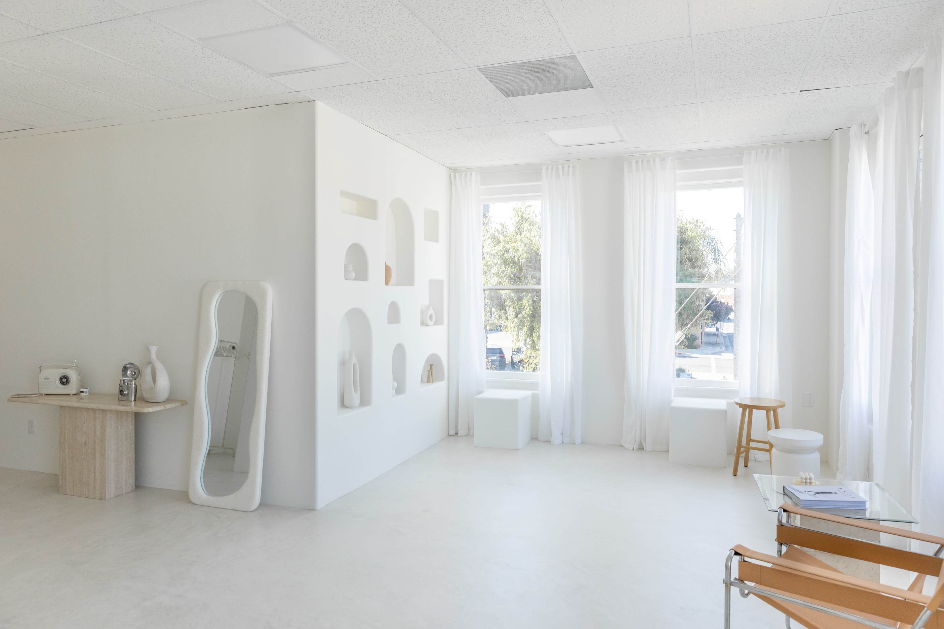 Natural Light Studio, Minimal and Neutral Space for Content Creation ...