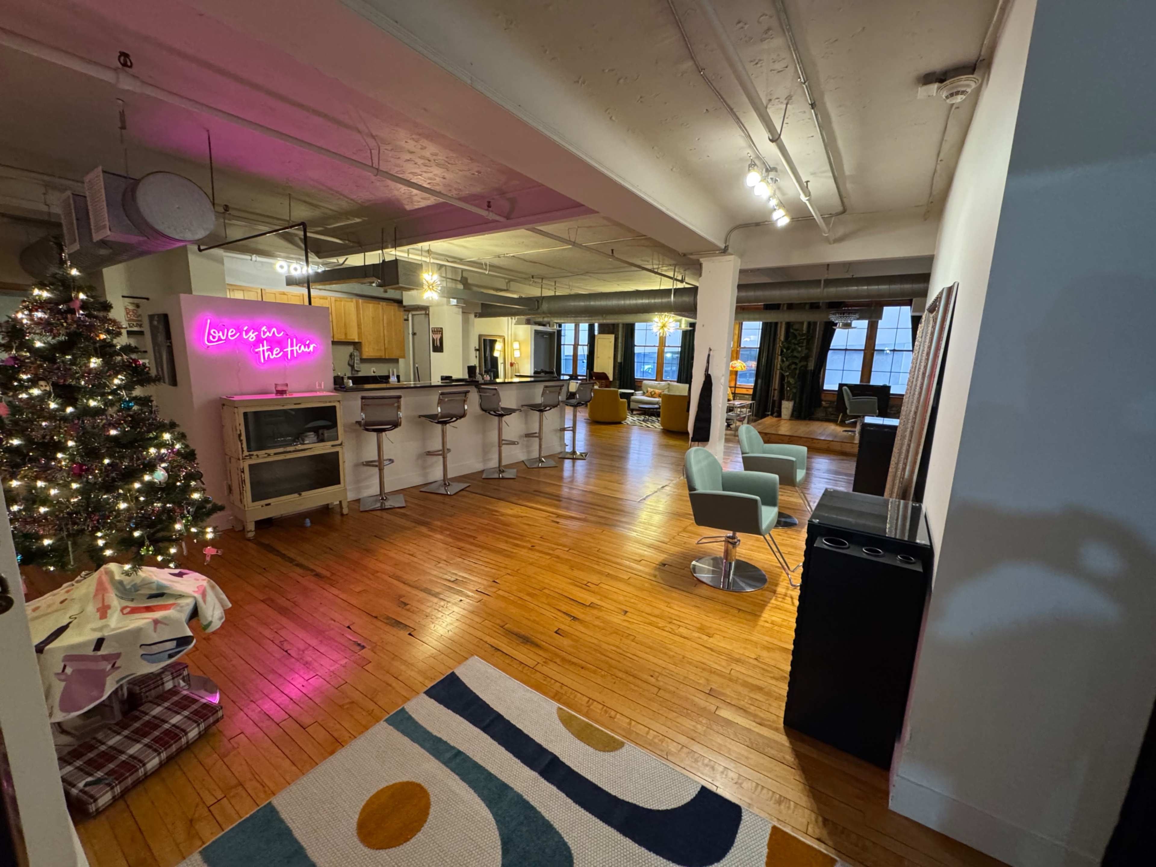 Downtown loft, hair salon with photography studio, Detroit, MI ...