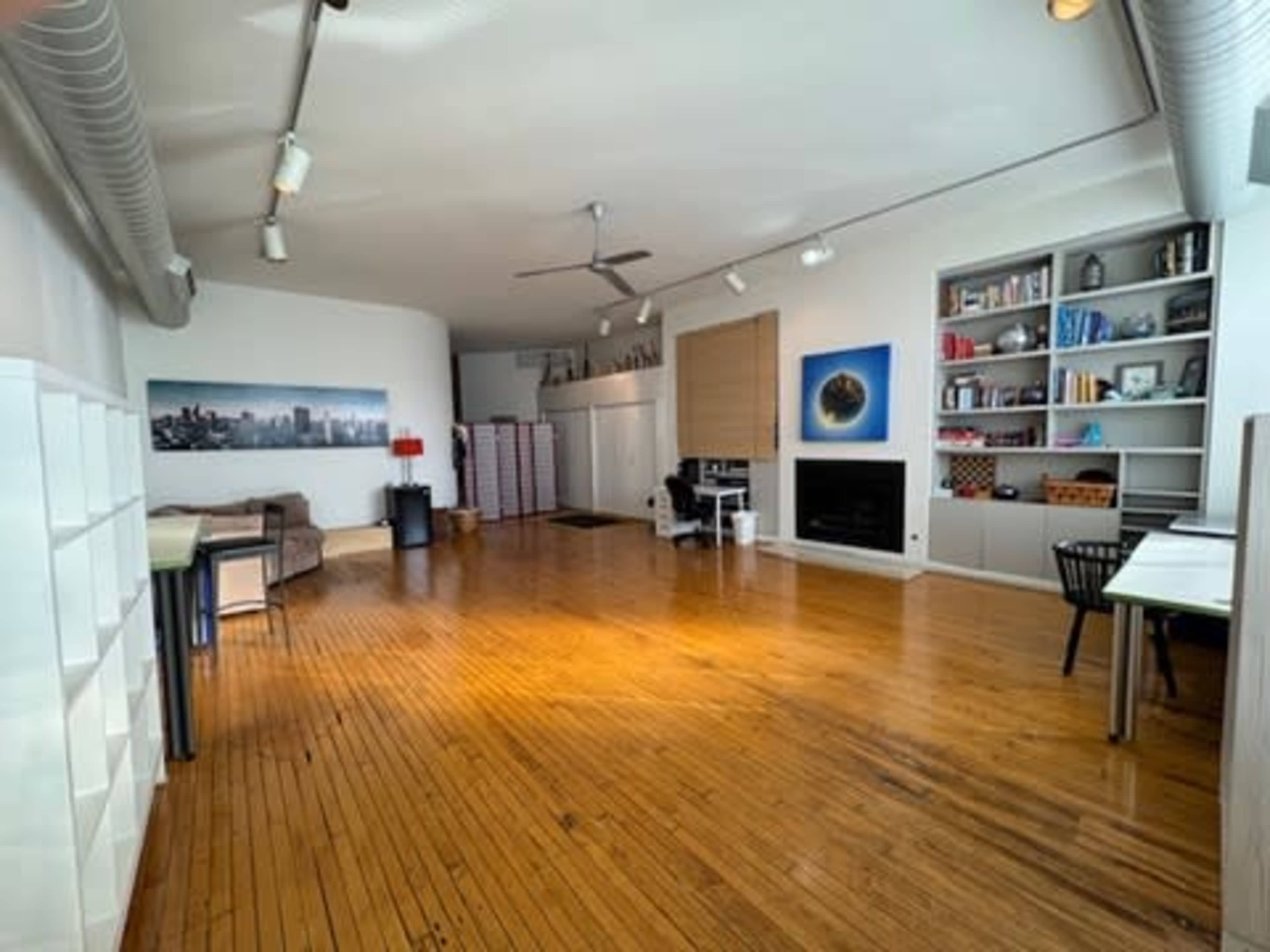 711 N. MILWAUKEE STUDIO, Chicago, IL | Off-Site | Peerspace