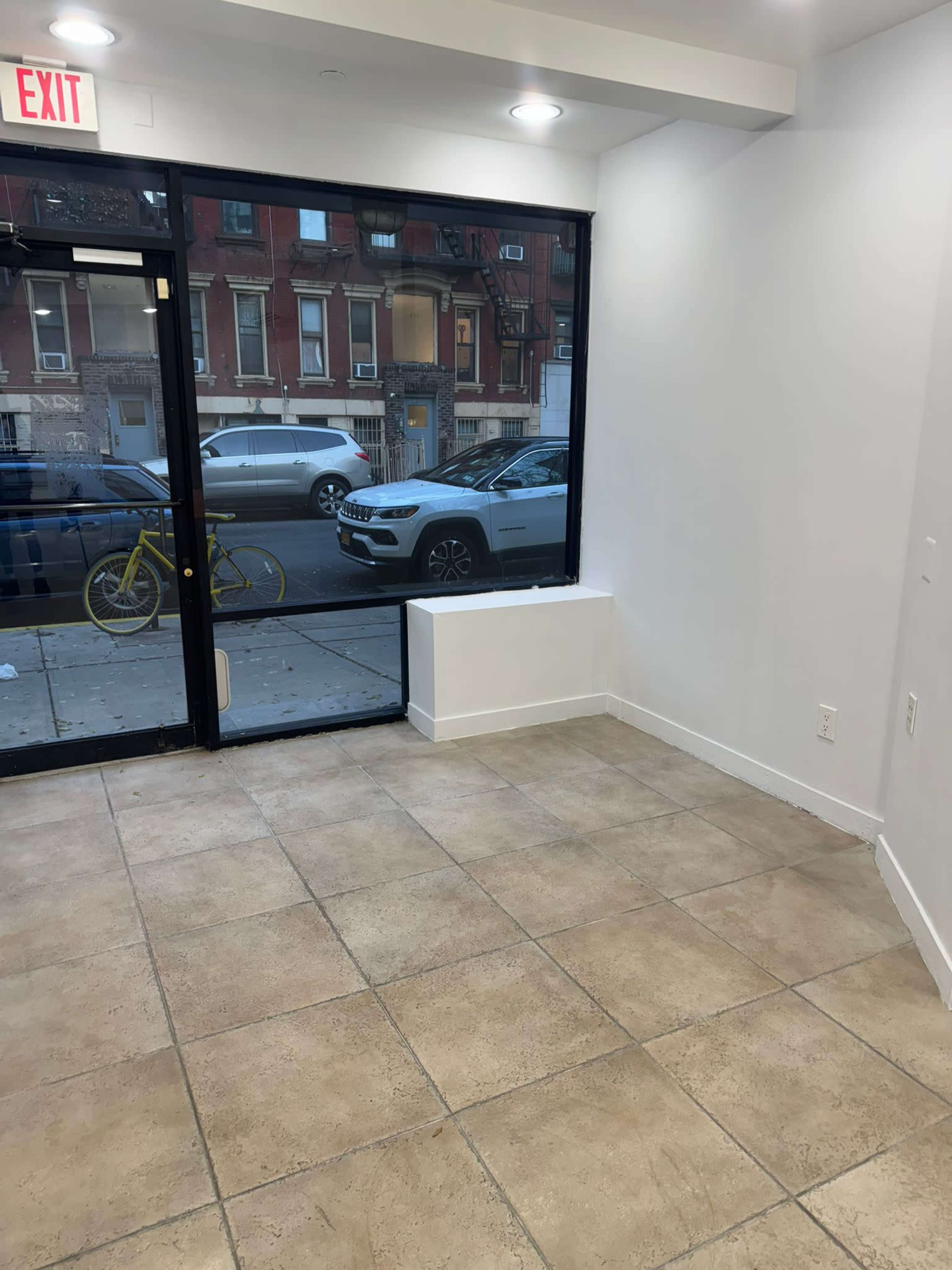 Storefront East Village white box, Manhattan, NY | Production | Peerspace