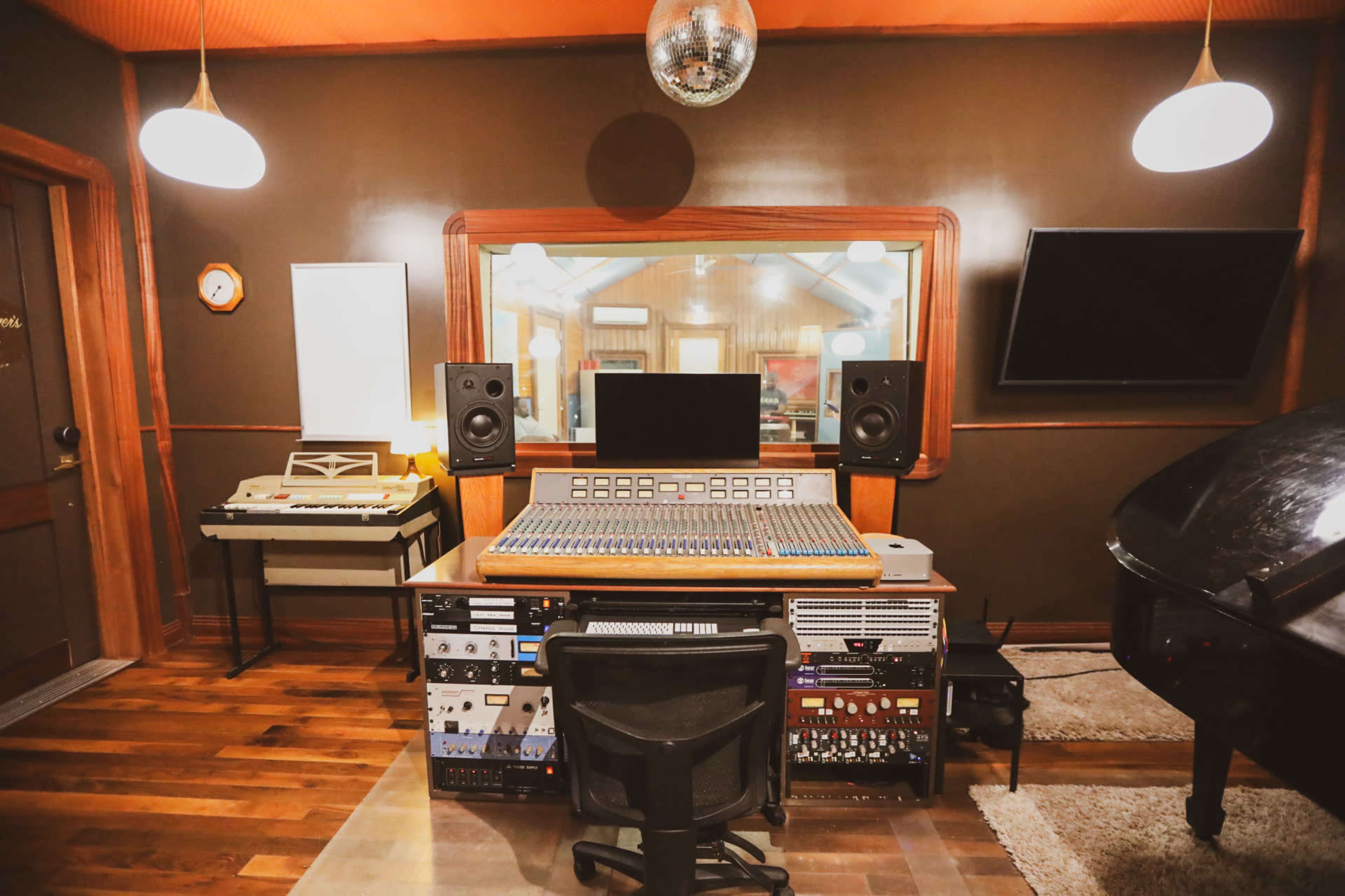 Classic New Orleans Pro Recording Studio, New Orleans, LA | Production | Peerspace