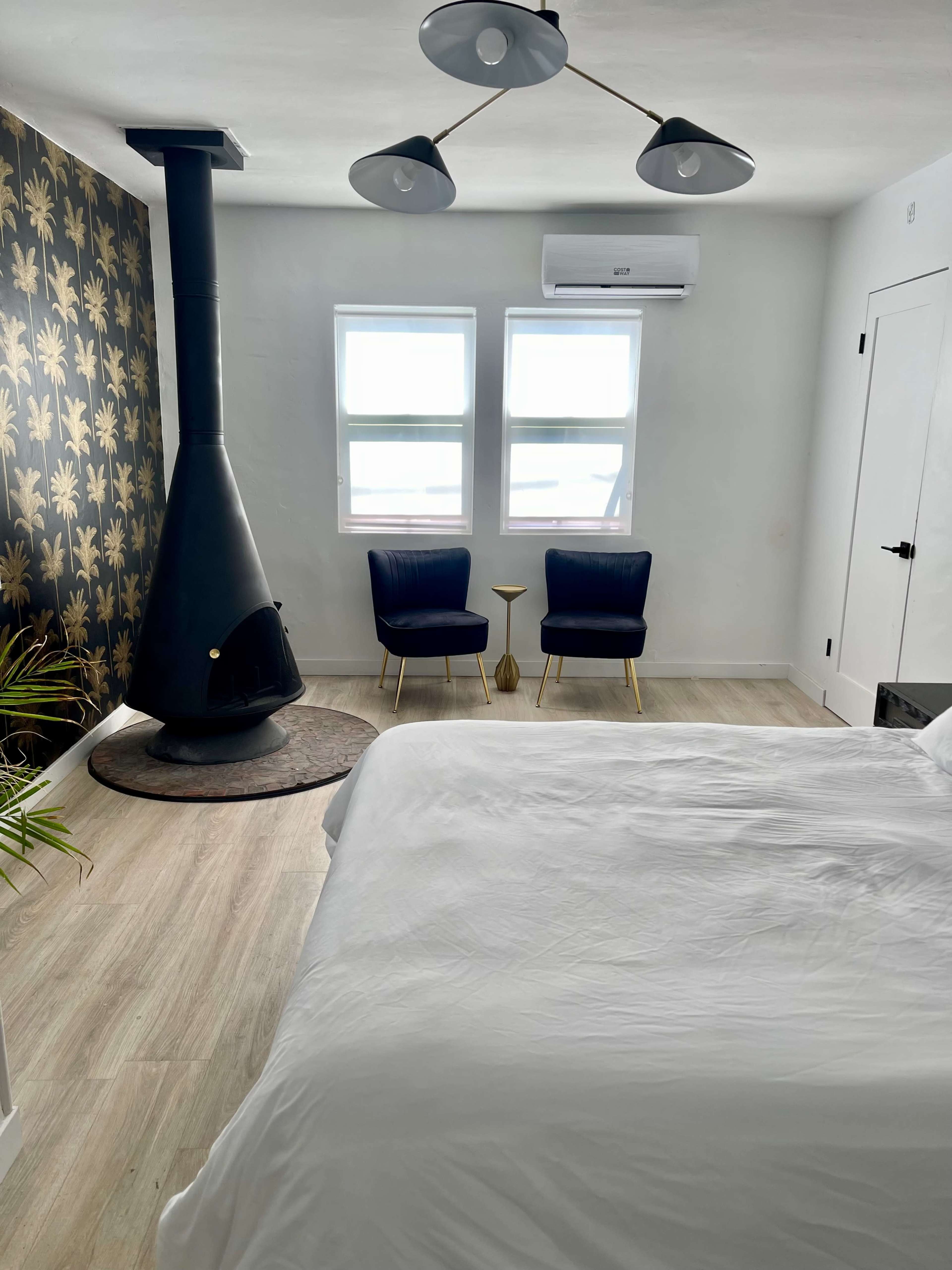 Urban Loft Style House in NoHo Arts District, North Hollywood, CA | Off ...