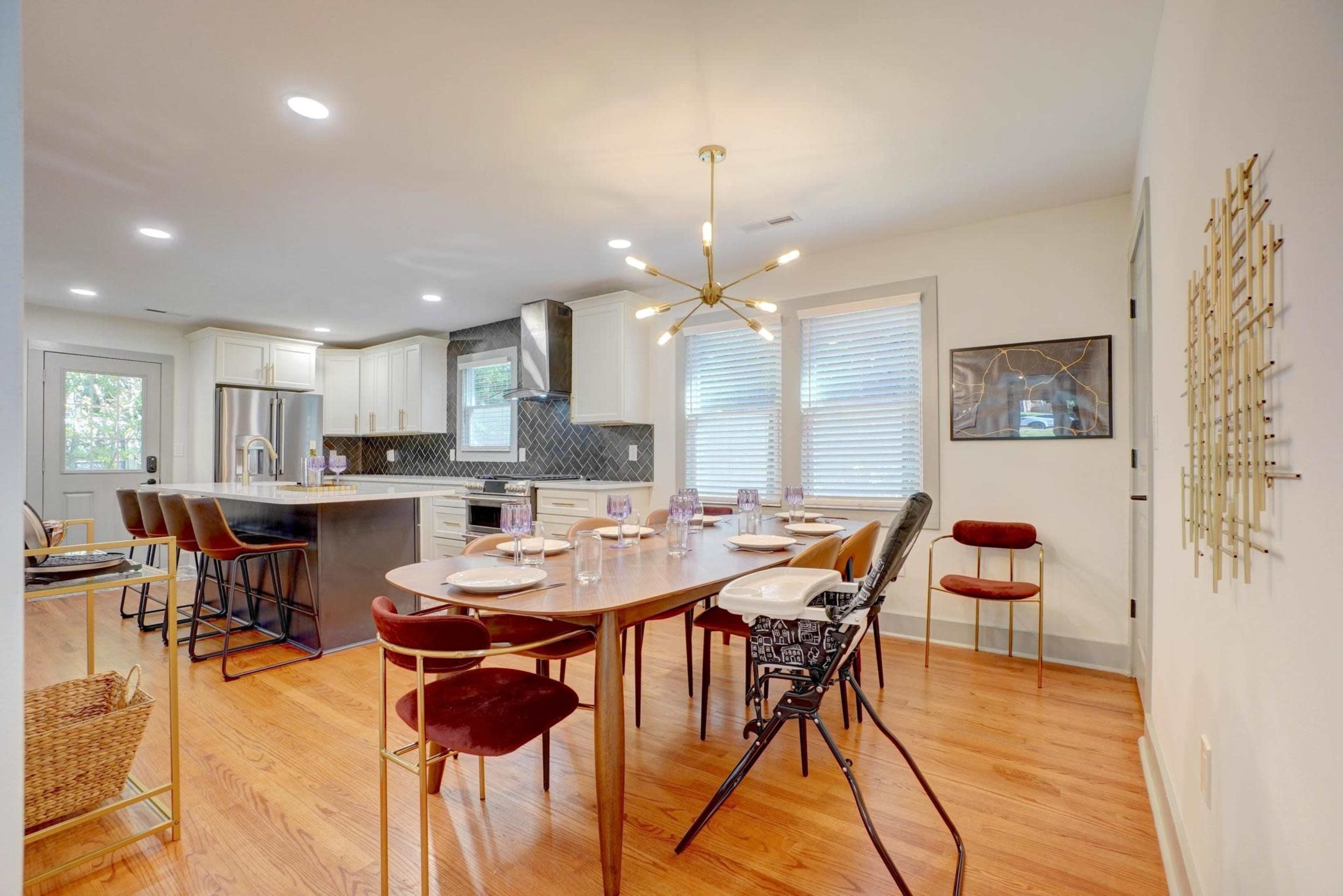 3 Suites~15 Guests~Walkable~North Hills~Waffle Bar, Raleigh, NC ...