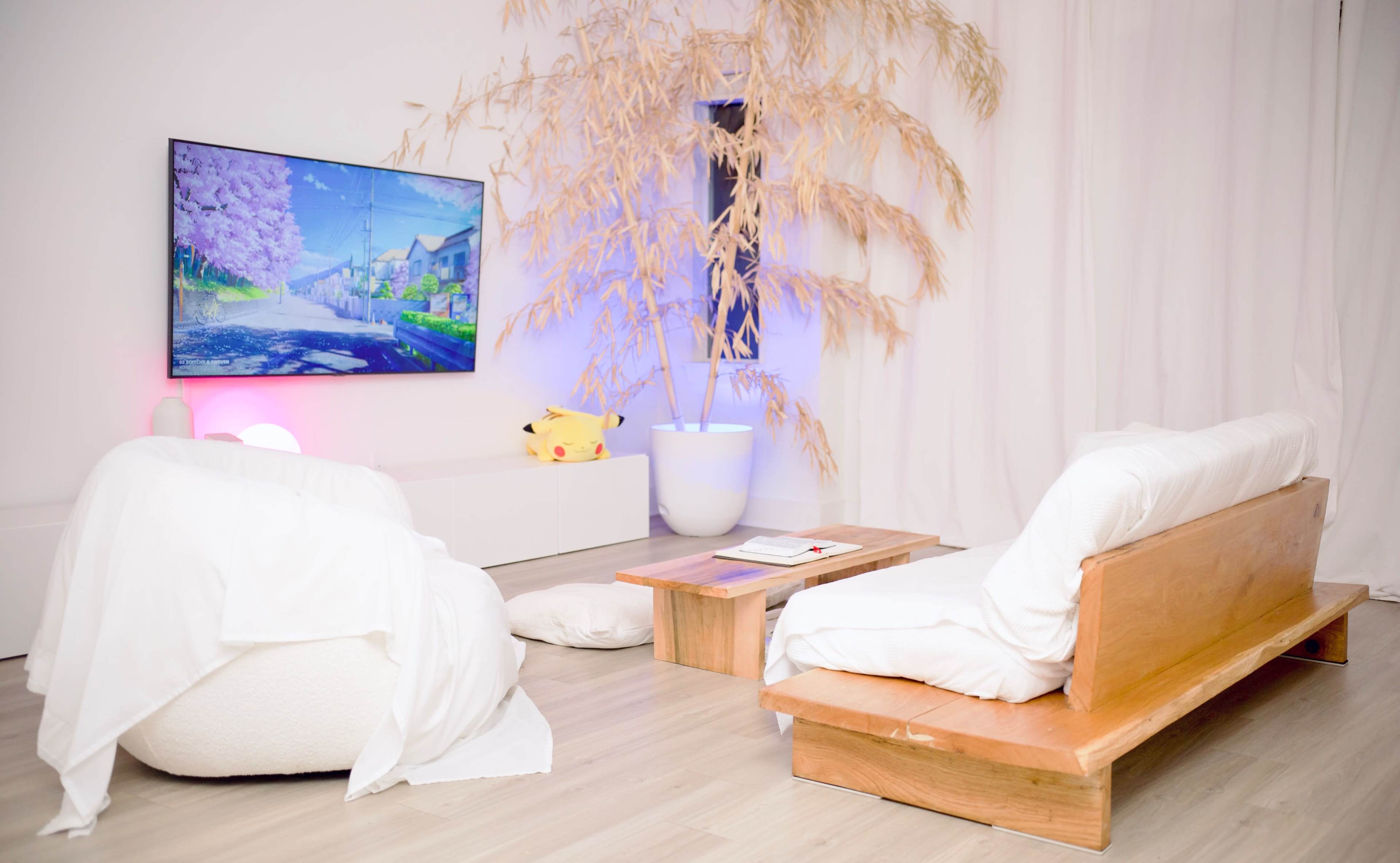 All white studio space (Apartment), Atlanta, GA | Production | Peerspace