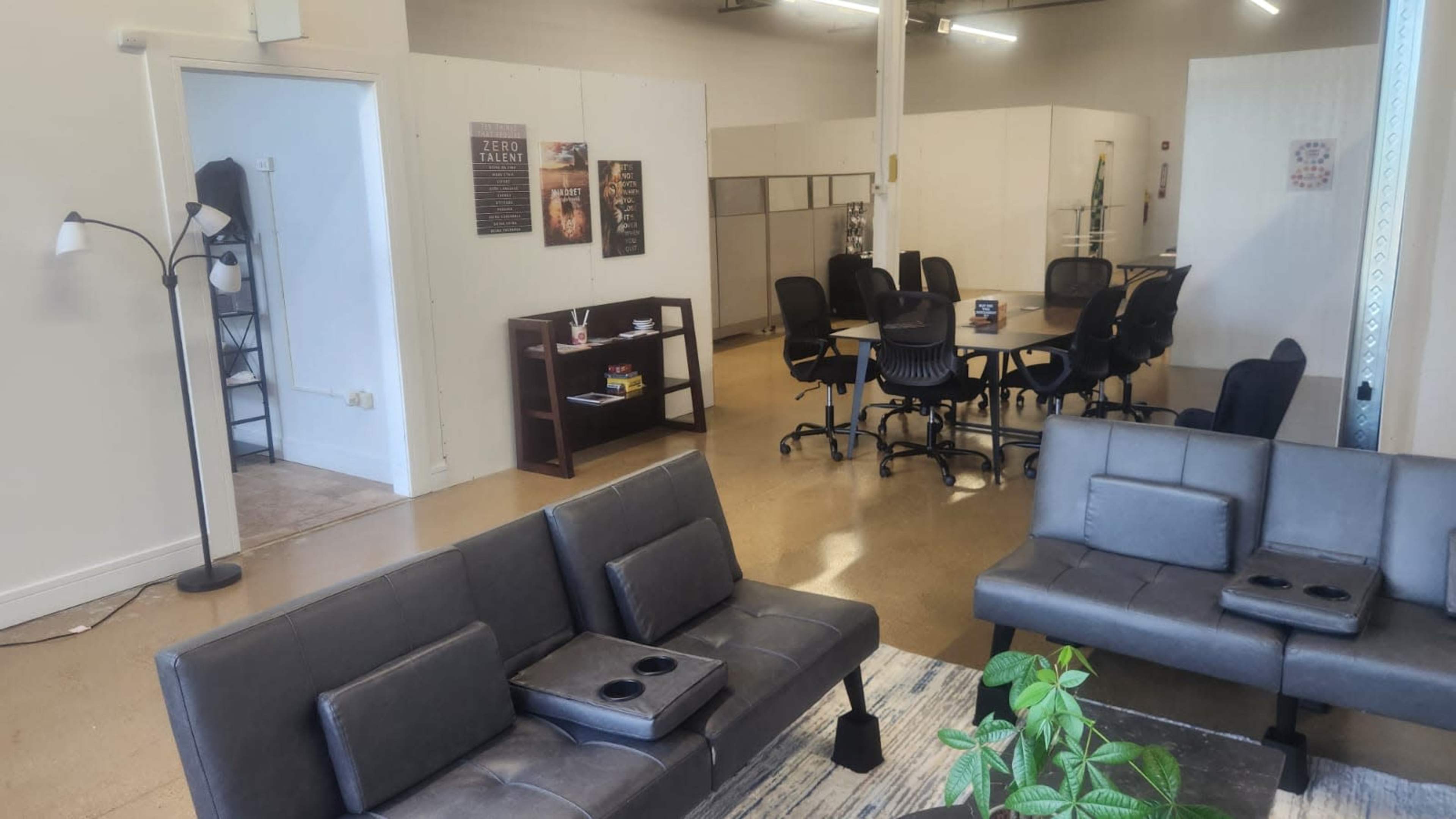 Black Zenith Hub | Versatile Business Space for Work, Meetings ...