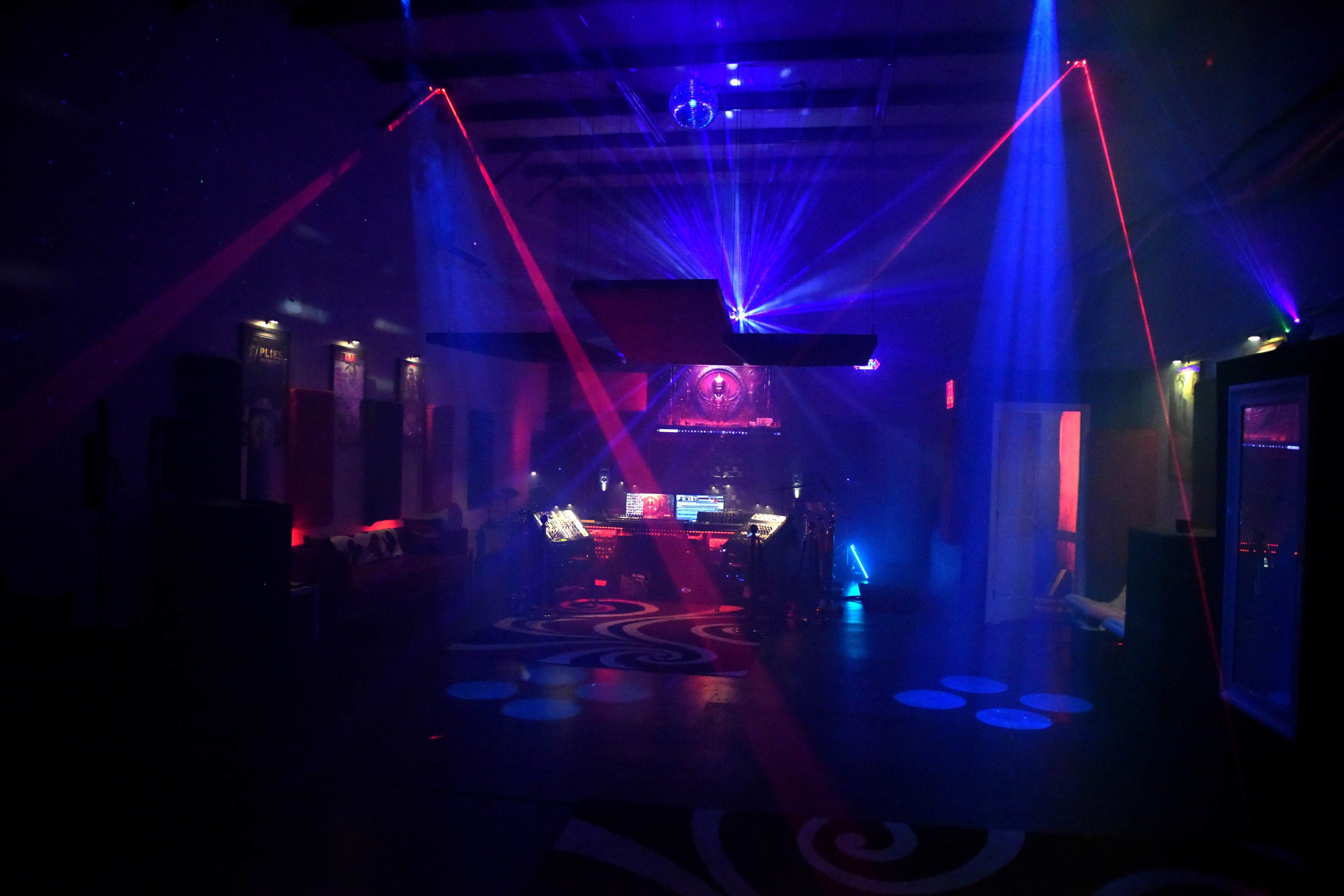 High-End Studio with Vaulted Ceilings & Club Lighting. (Lavish VIP ...