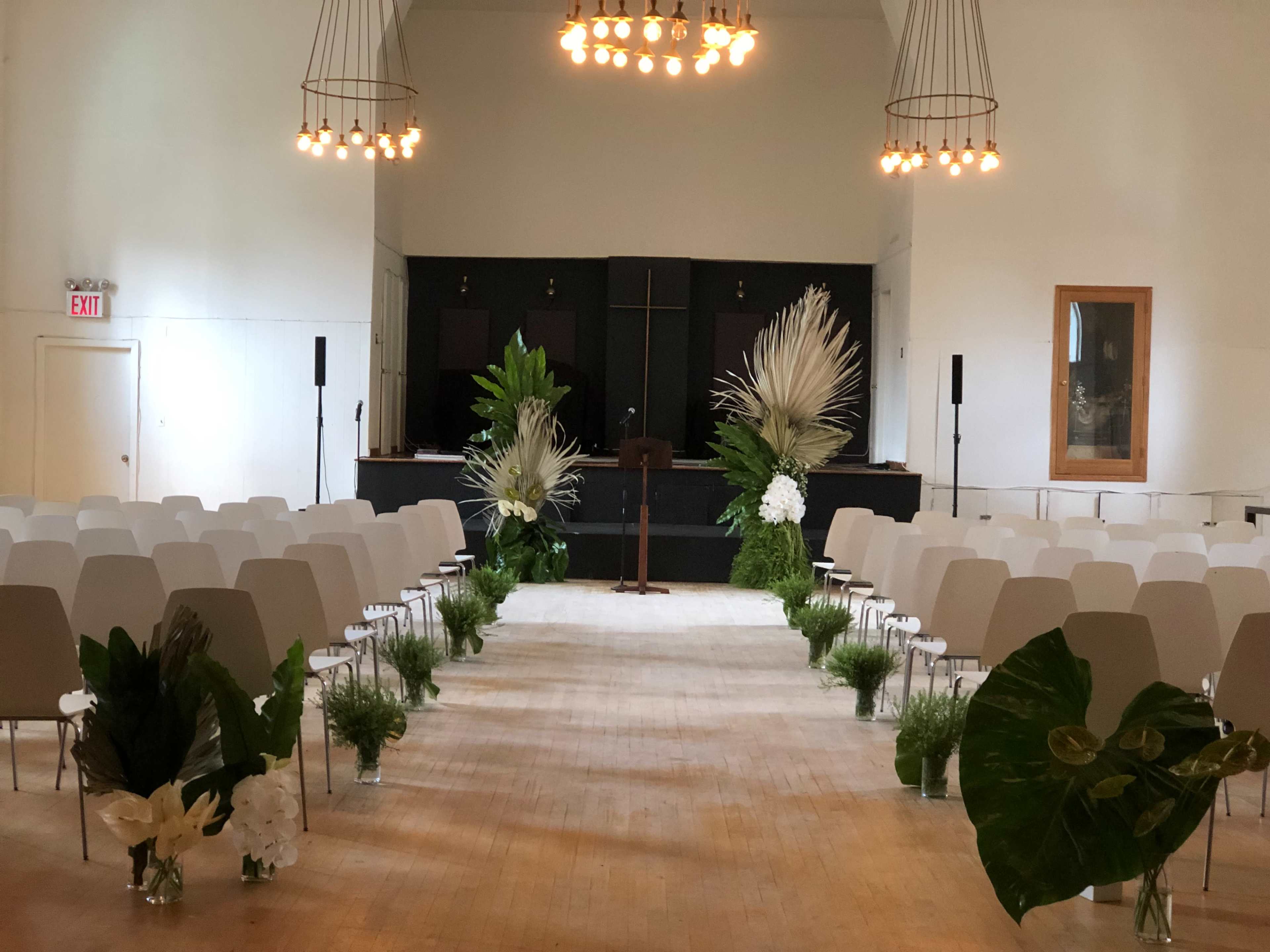 Oaks Church Brooklyn | Williamsburg minimalistic gathering space with ...