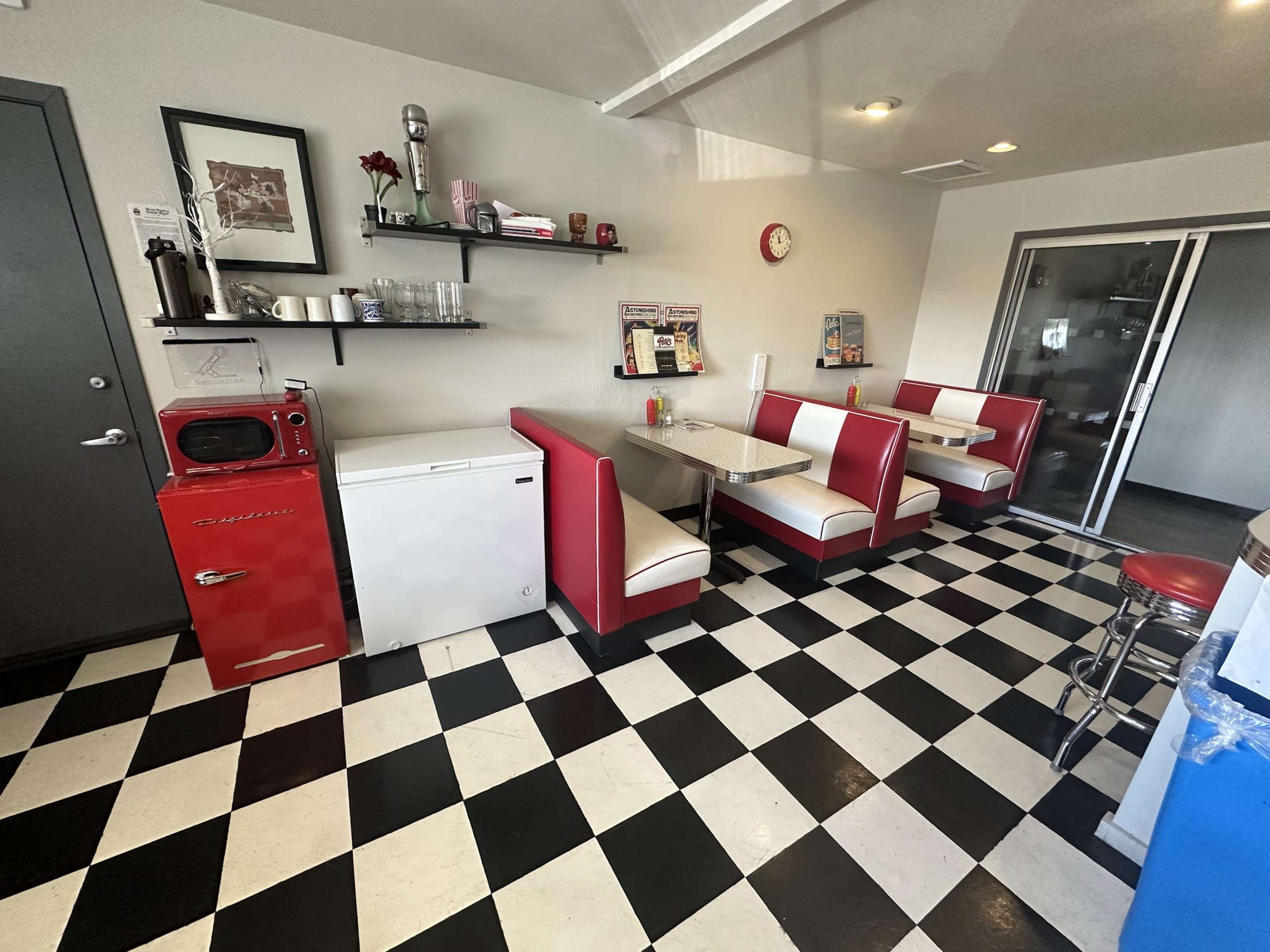 Small Diner, SACRAMENTO, CA | Production | Peerspace