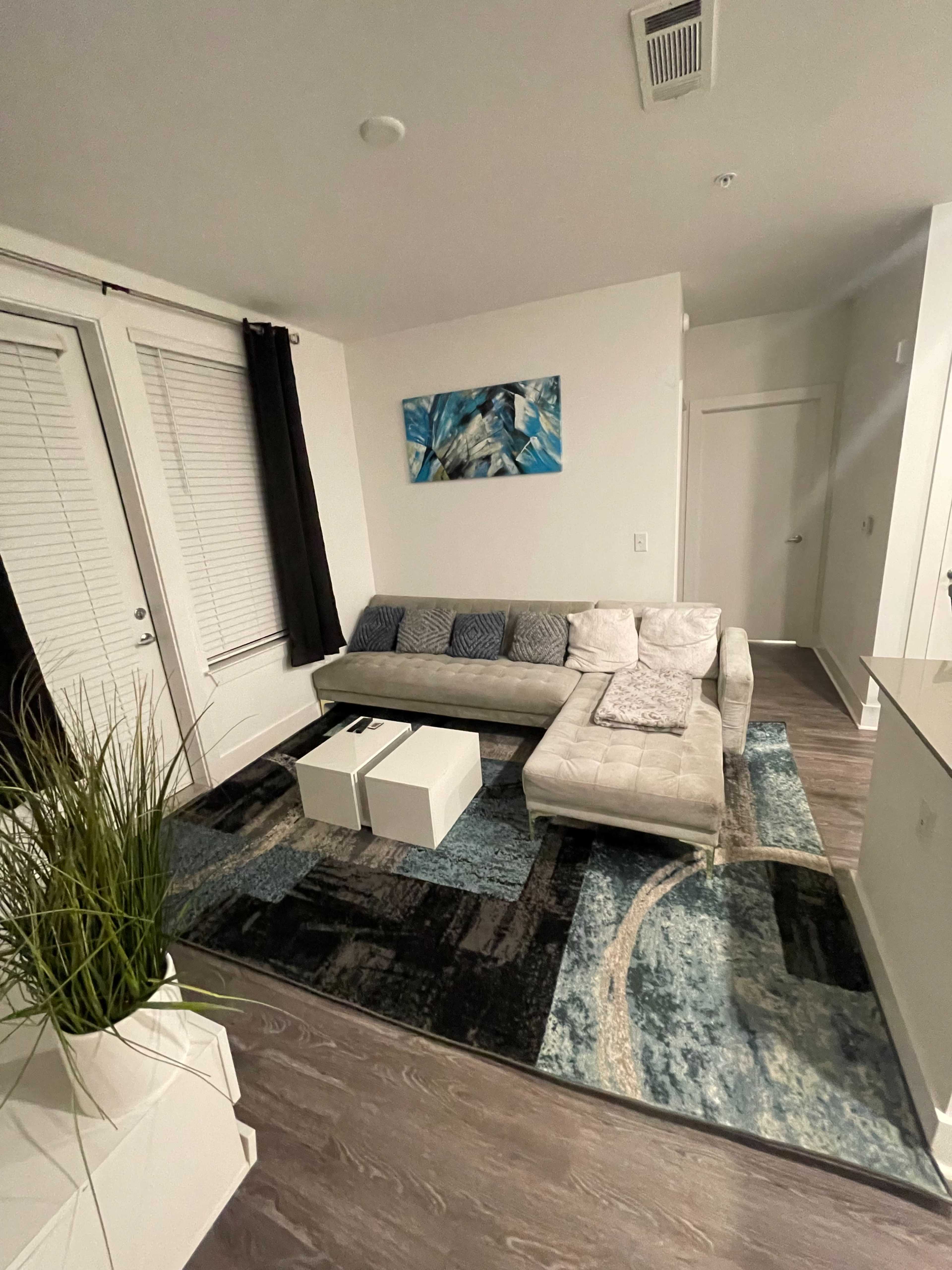 Chic Apartment with Workspace in Atlanta – Ideal for Business or ...