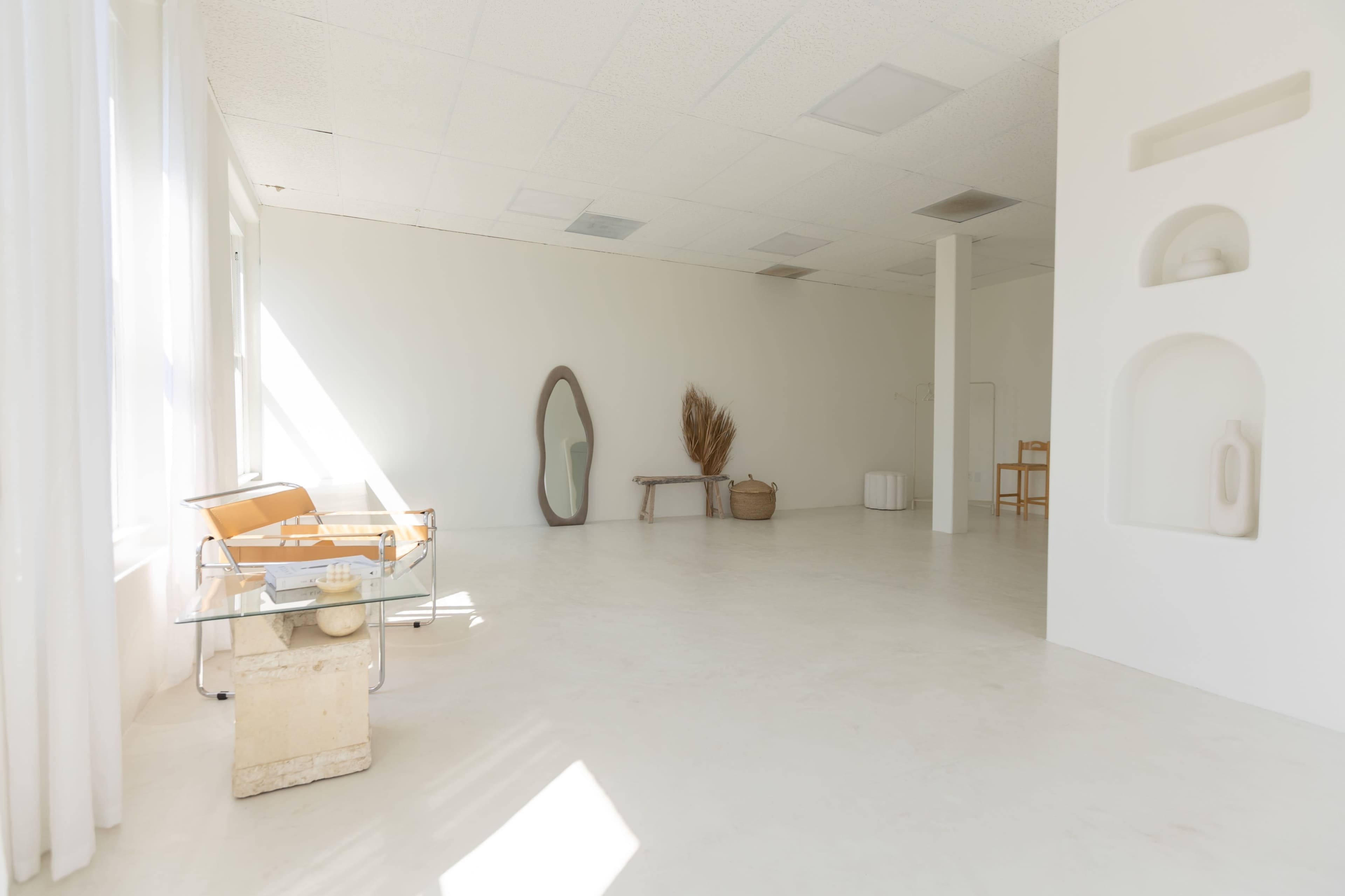 Natural Light Studio, Minimal and Neutral Space for Content Creation ...