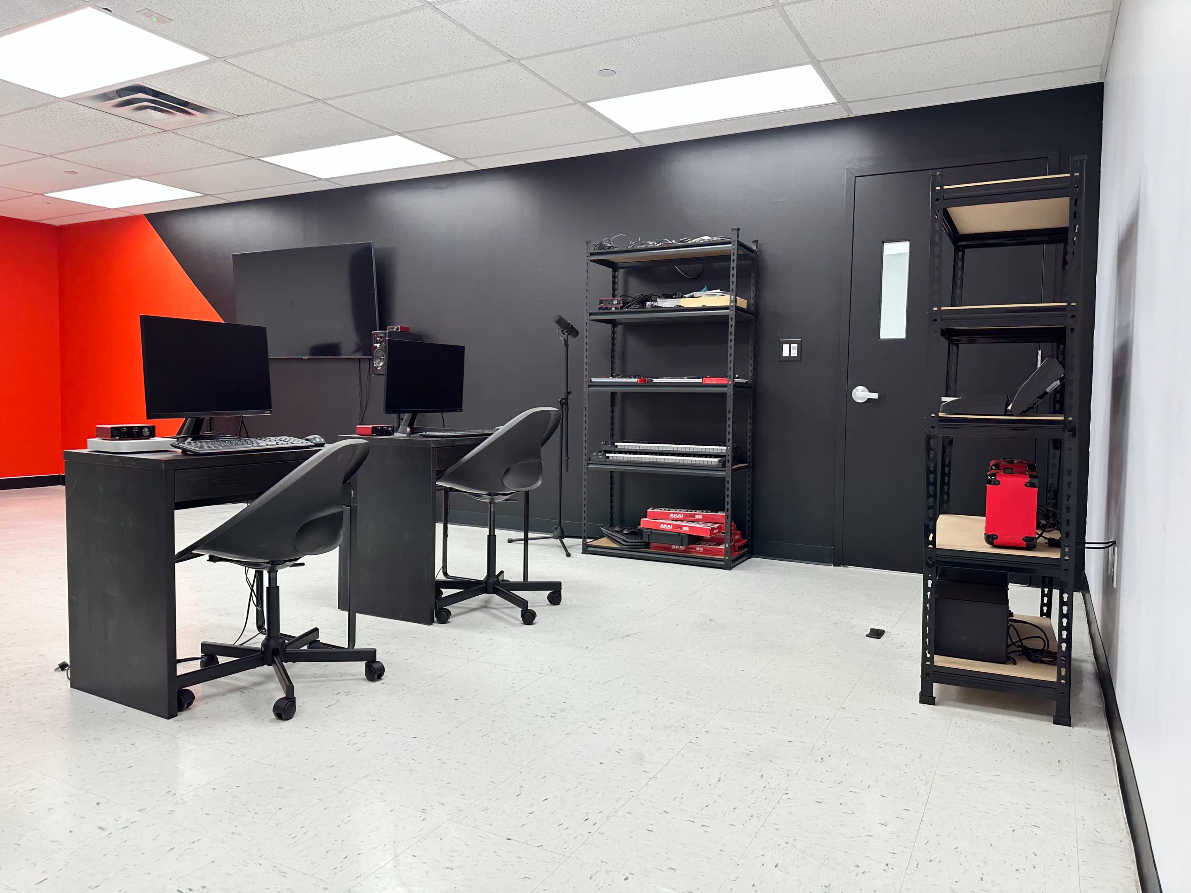 MusicBreeds Music Production Room | Music Production Room, Hempstead ...