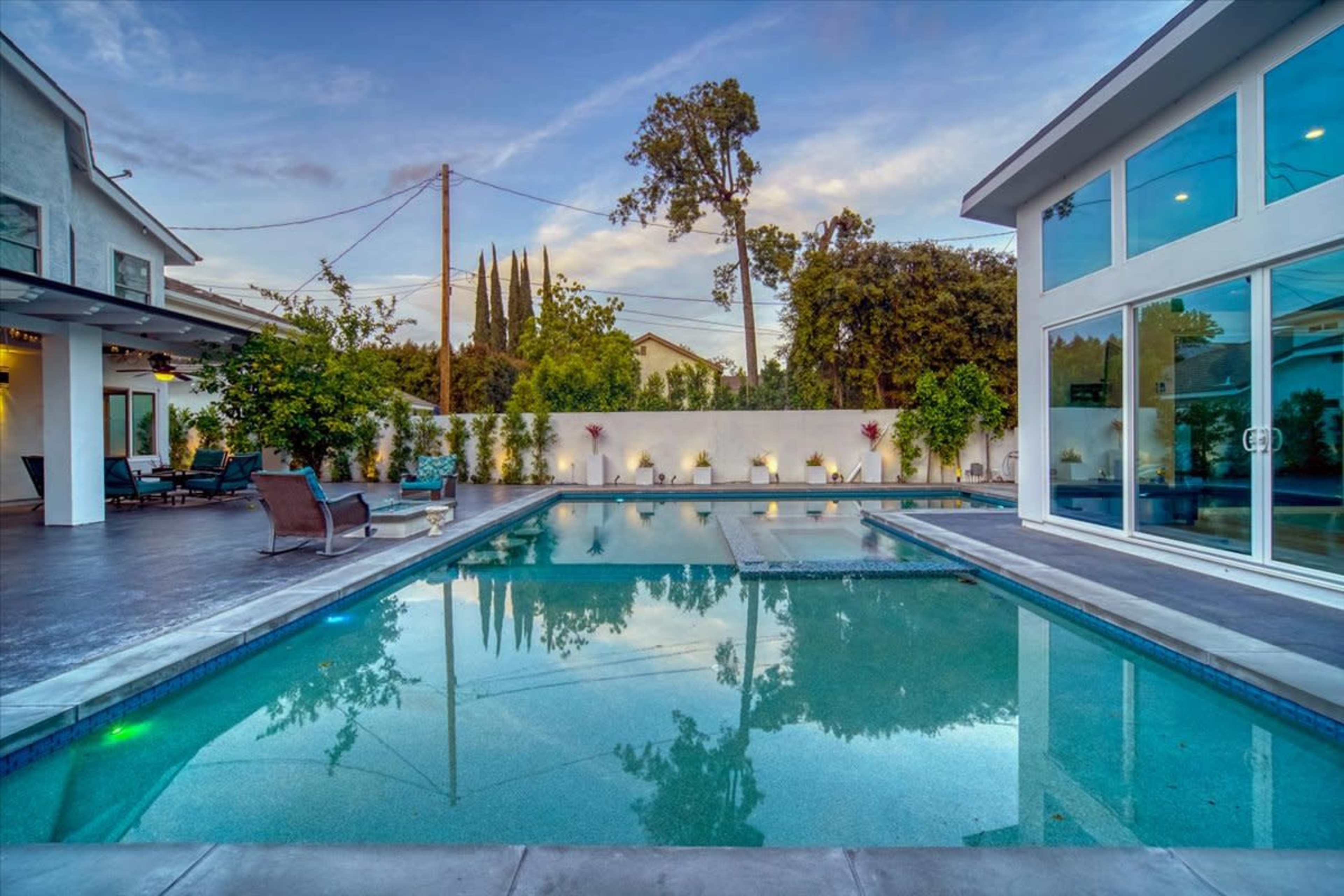 Sherman Oaks pool house, Sherman Oaks, CA | Event | Peerspace