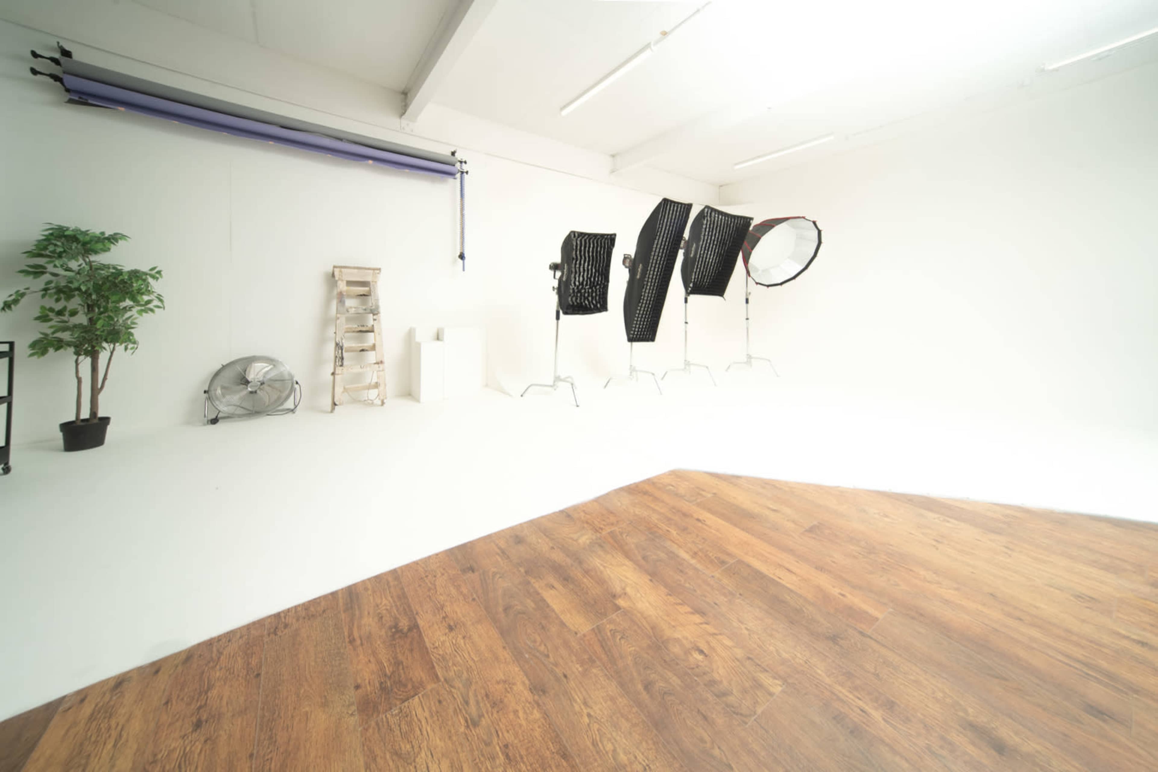 Birmingham city centre infinity cove photo studio, BIRMINGHAM ...