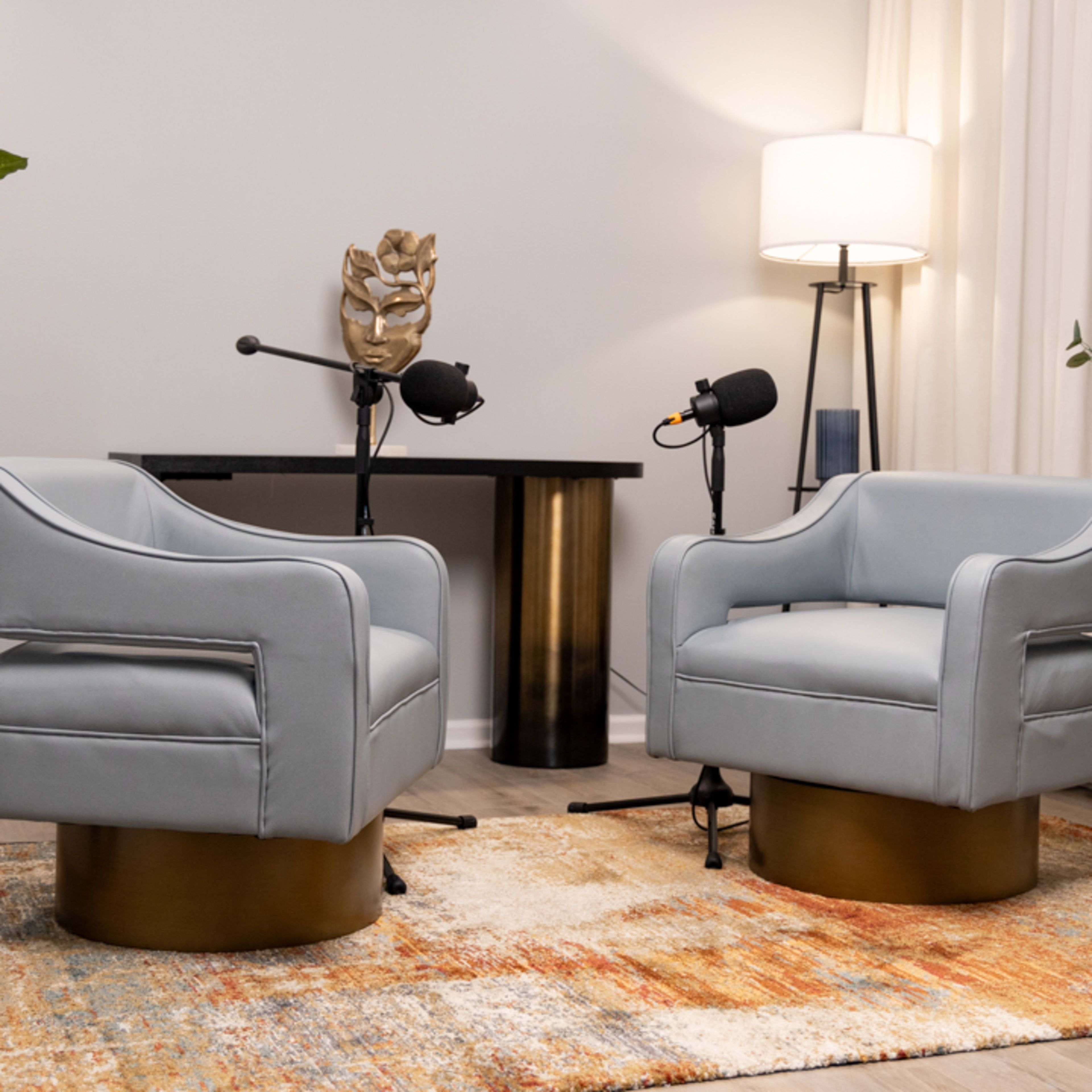 Beautiful and well equipped podcasting studio, Levittown, PA ...