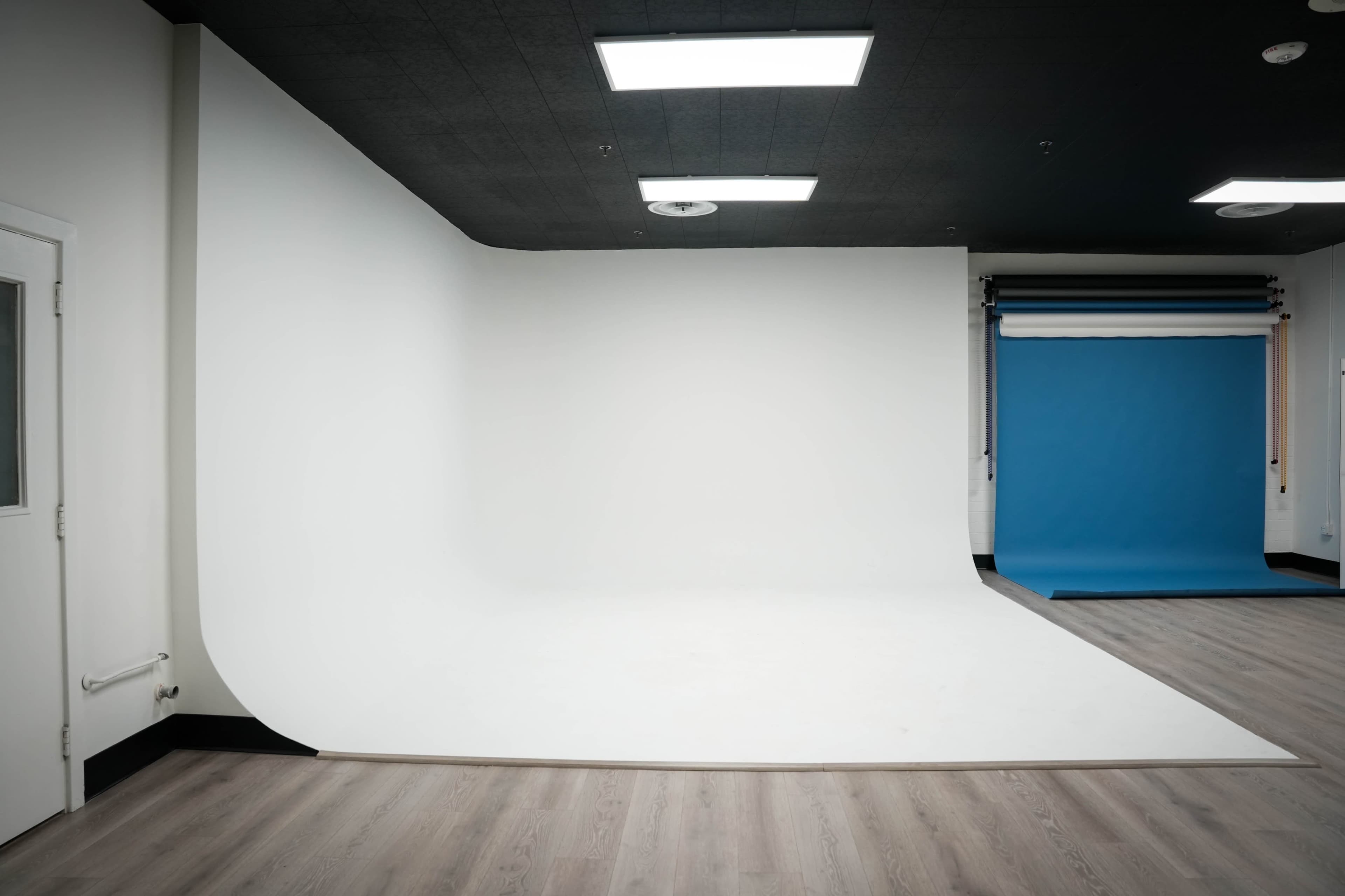 Off South Studios | Creative Studio w CYC Wall, Backdrops, Podcast in ...